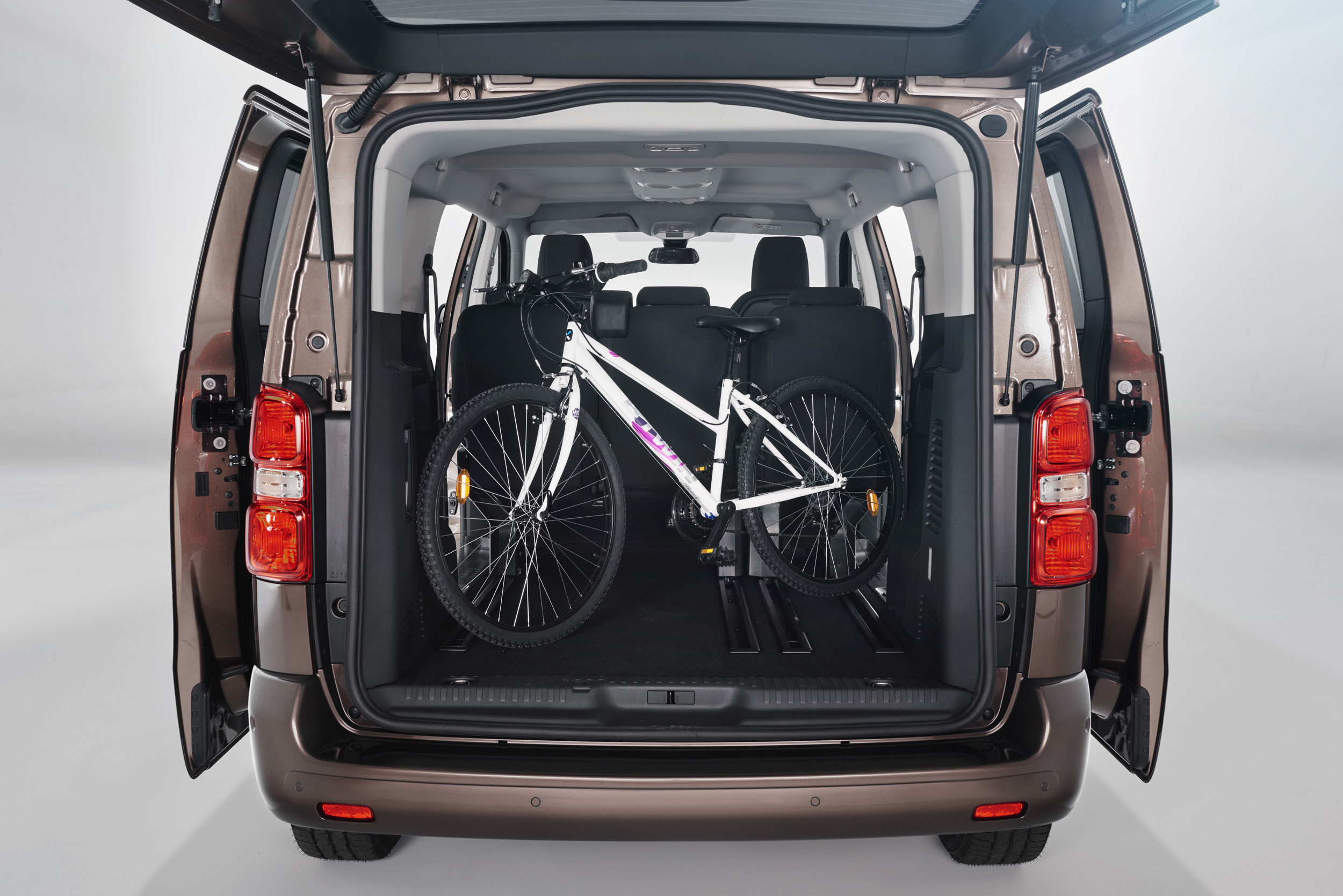NEW TOYOTA PROACE VERSO