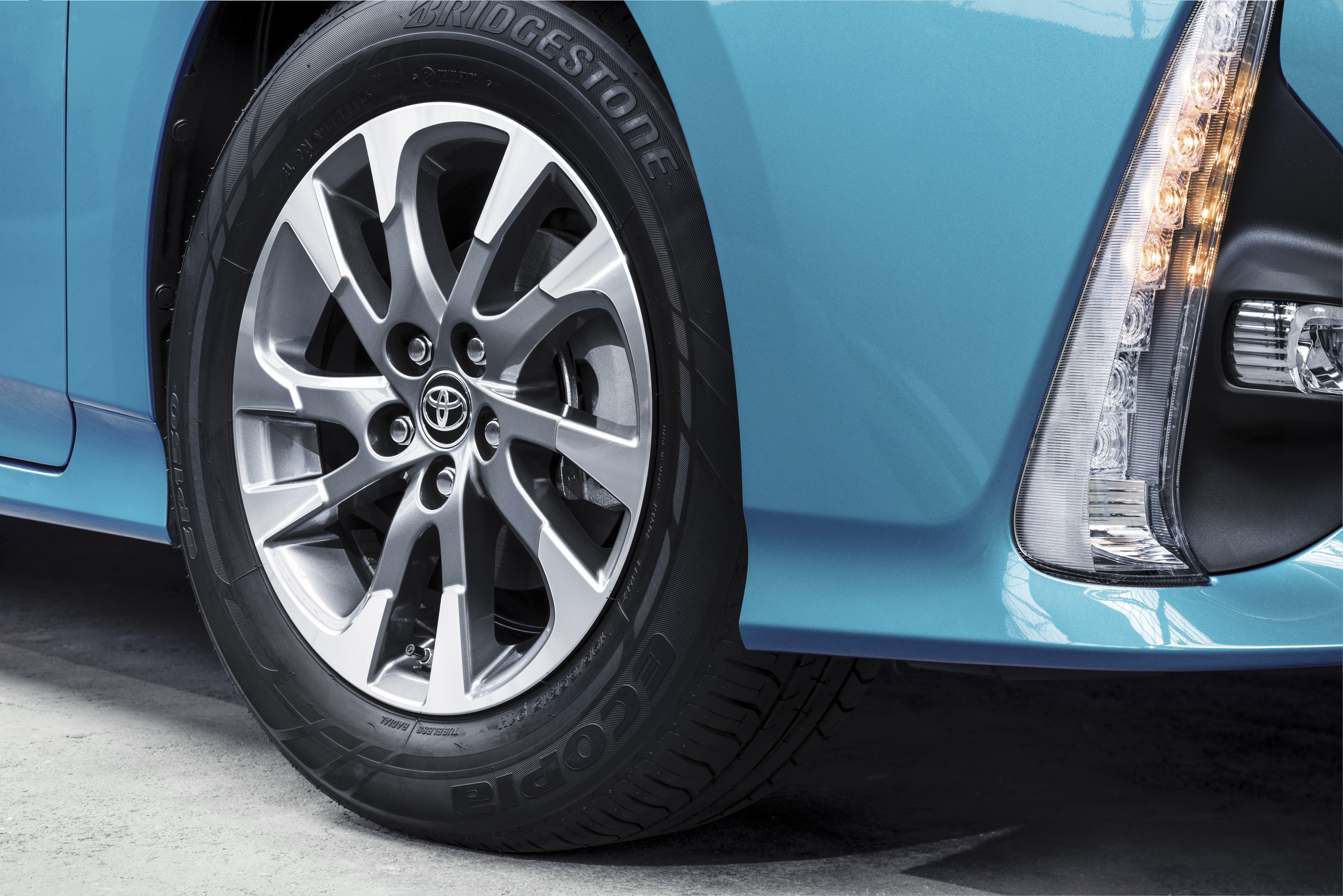 PRIUS PLUG-IN HYBRID