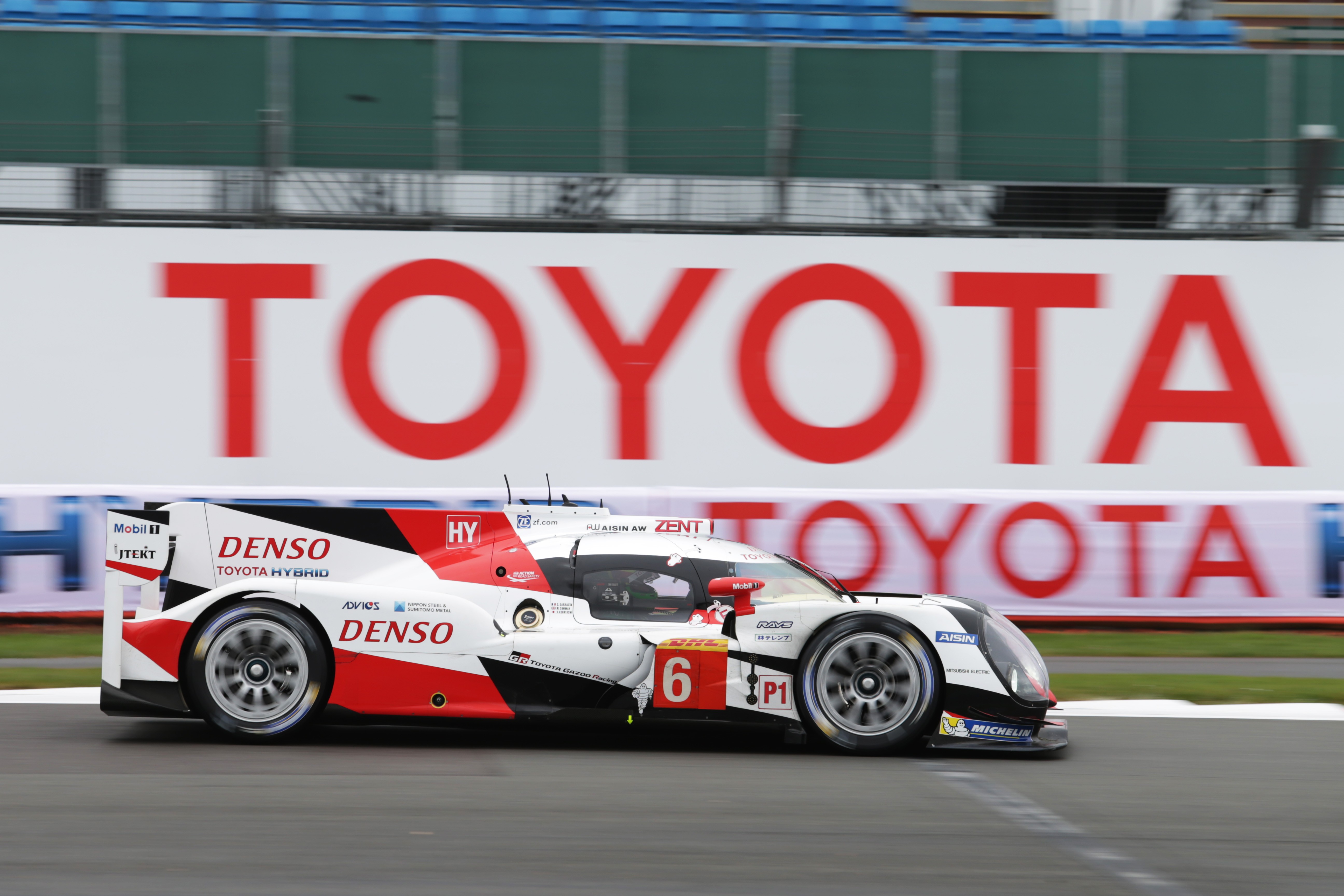TOYOTA GAZOO RACING DÉBUTE LA SAISON WEC 2016 PAR UN PODIUM