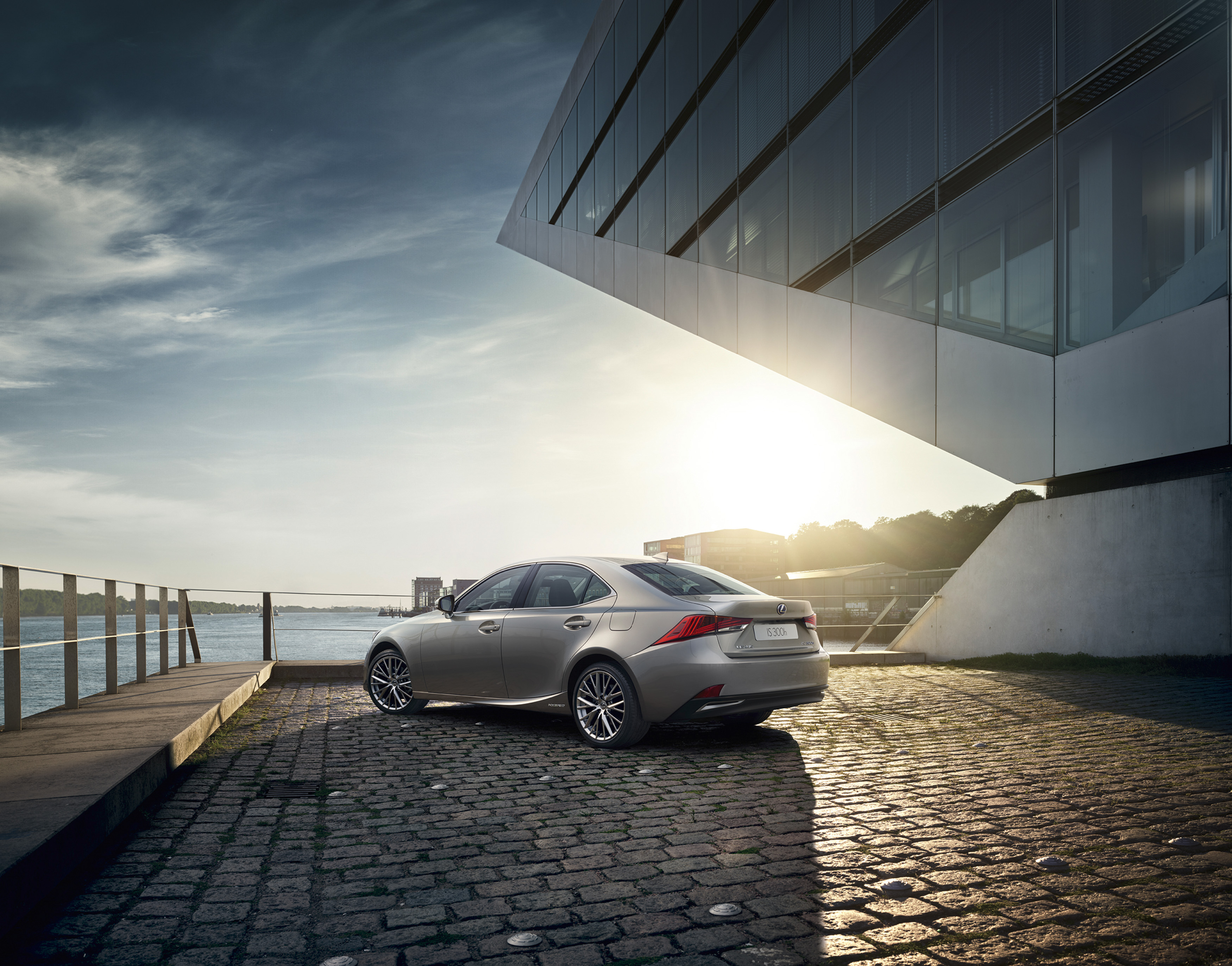 LANCEMENT DE LA NOUVELLE LEXUS IS 300H ET NOUVELLES VERSIONS DES CT ...