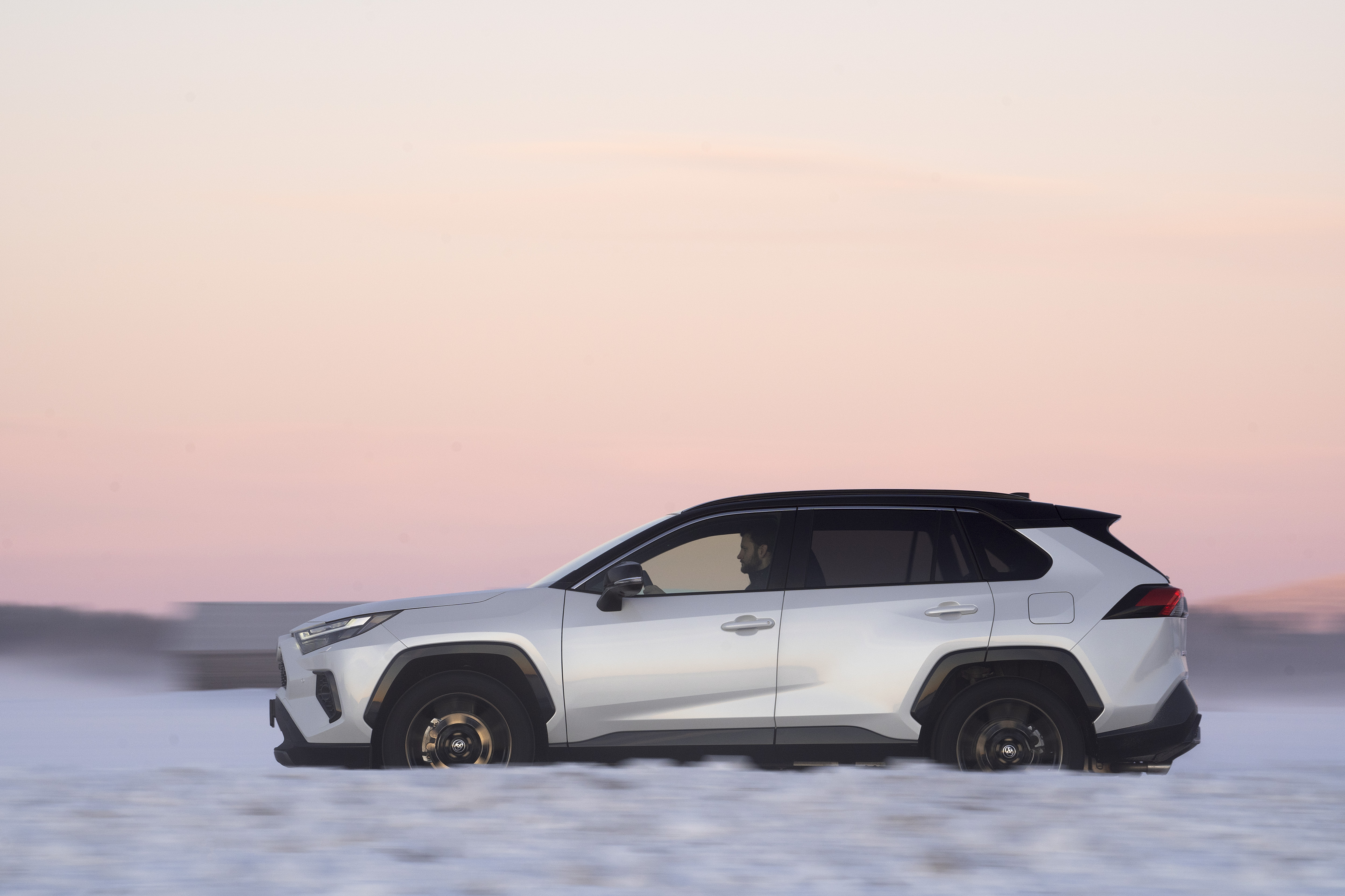 NUOVO TOYOTA RAV4 GR SPORT