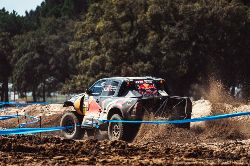 Victory on final stage of Rally-Raid Portugal for Lucas and Armand