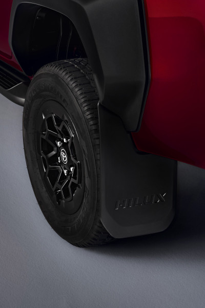 TOYOTA APRE GLI ORDINI DELLA GAMMA HILUX 2024, INCLUSO HILUX HYBRID 48V