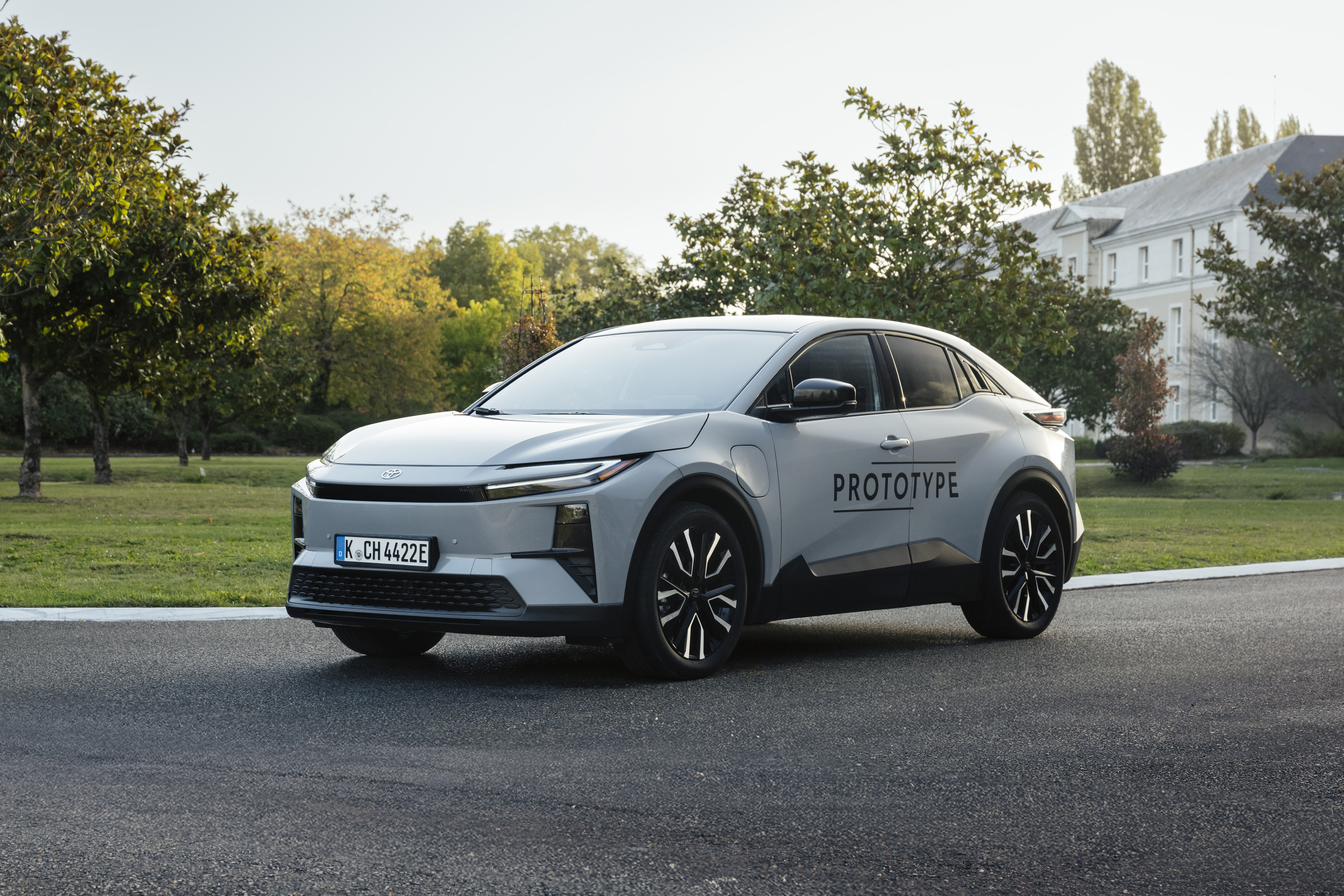 Premiers essais du nouveau Toyota C-HR+ 100 % électrique