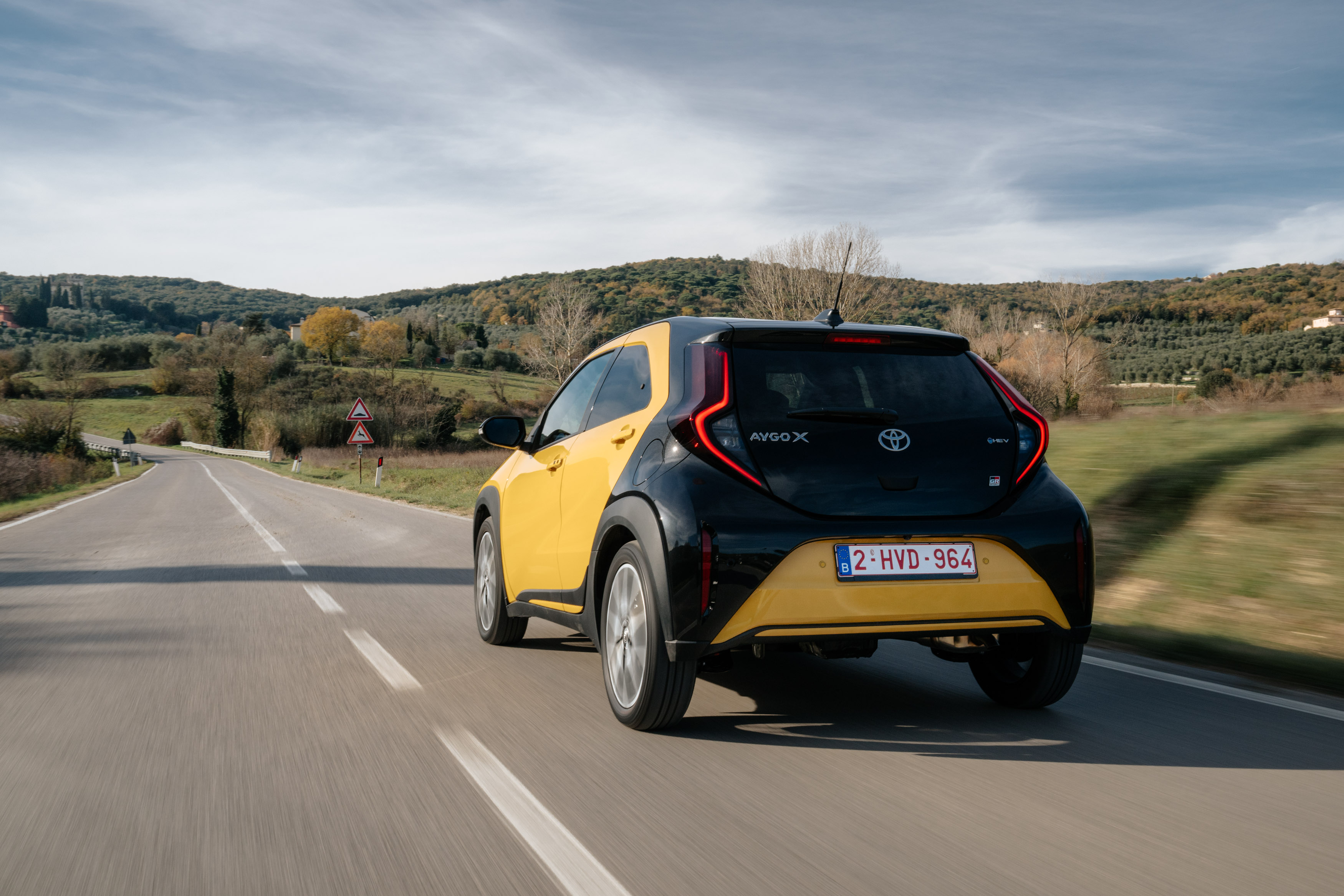 Nuova Aygo X Hybrid, stile, tecnologia e tanto divertimento