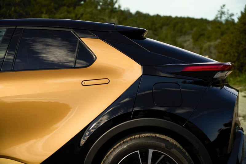 Toyota C-HR Plug-in Hybrid 220: A concept car for the road, with a dual DNA