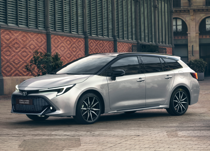 La gama híbrida de Toyota España, ahora más accesible: Toyota Corolla ...