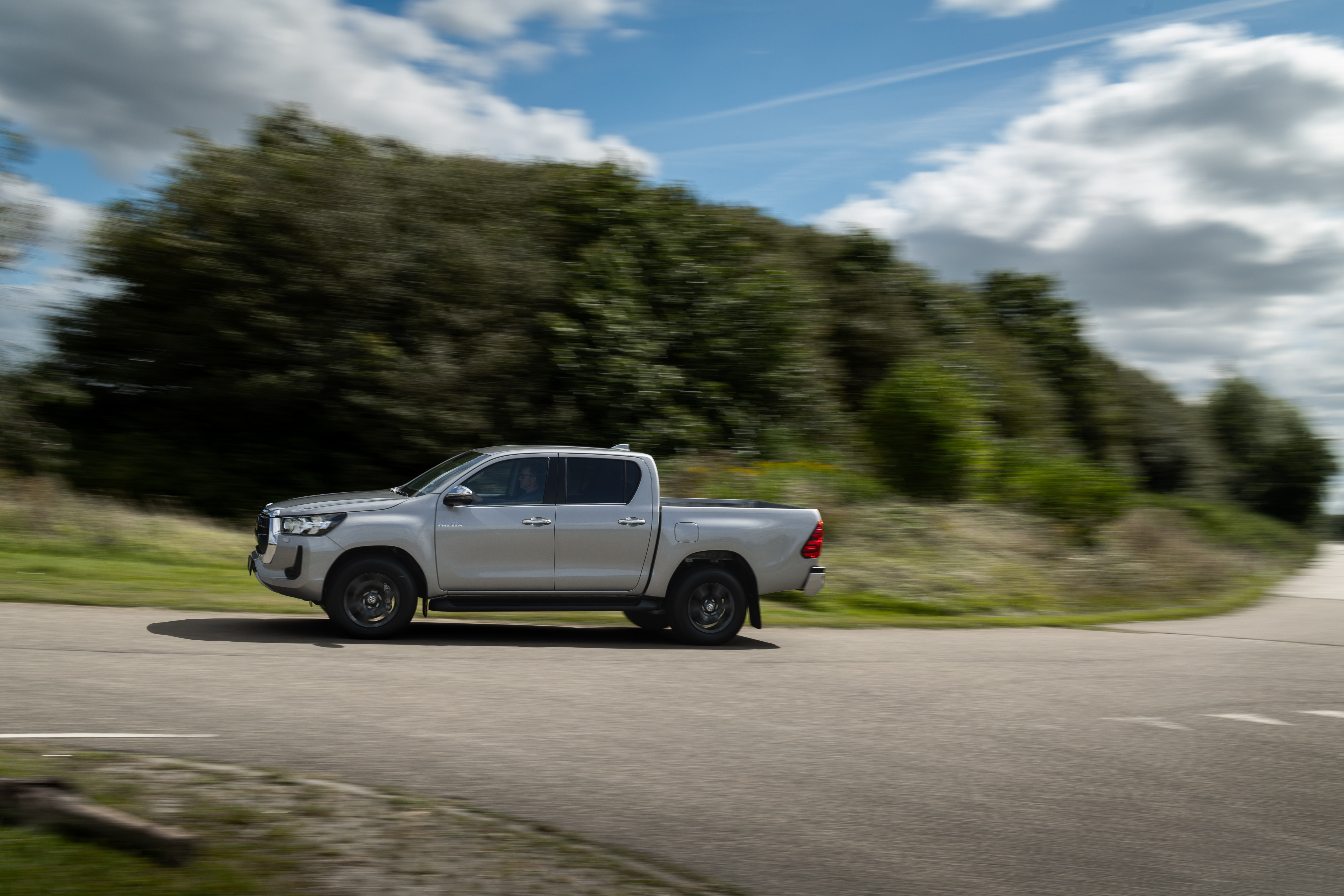The new Toyota Hilux Hybrid 48V: uncompromised capabilities from the ...
