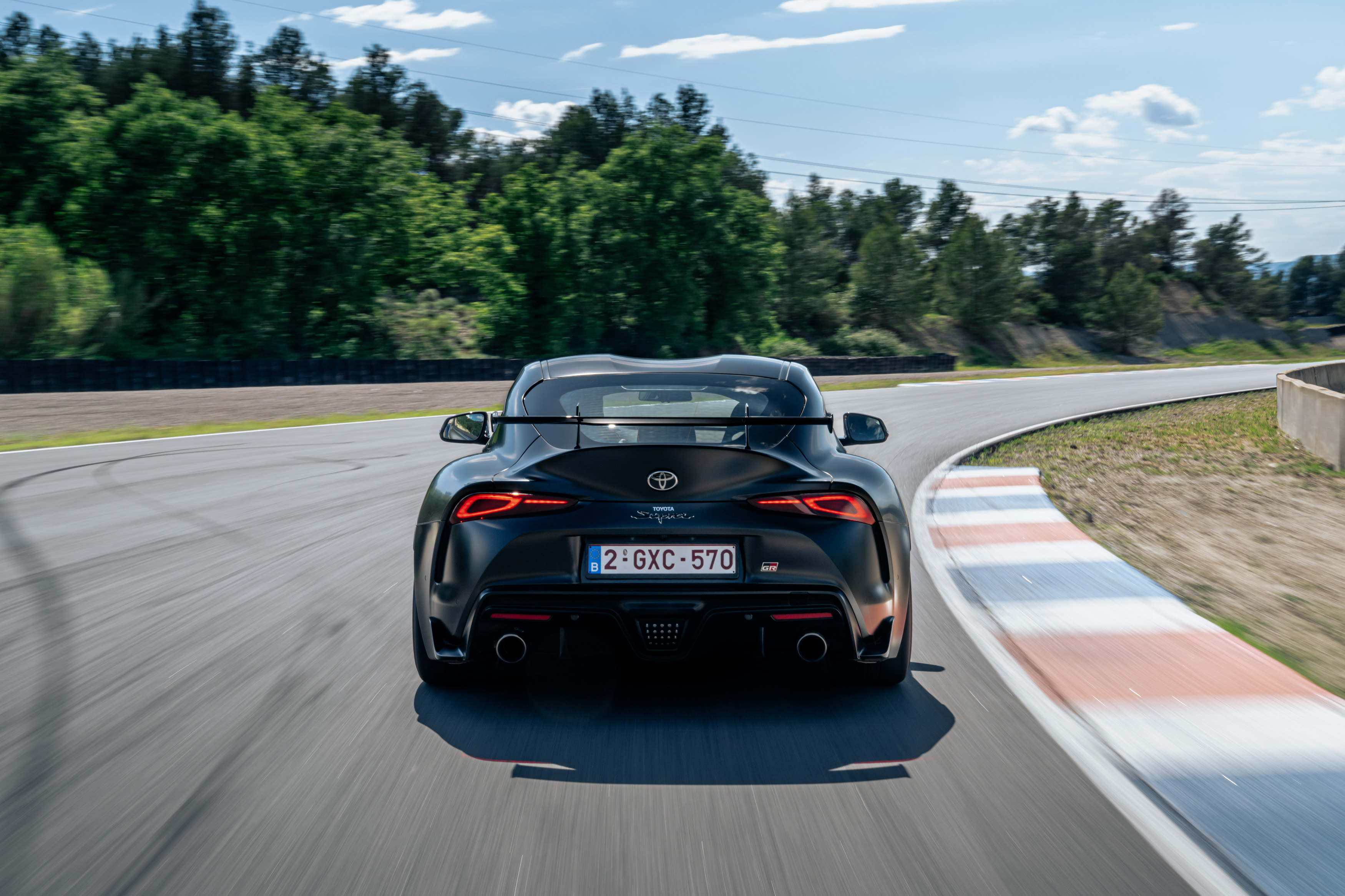 GR Supra oltre ogni limite con la A90 Final Edition e la Lightweight EVO