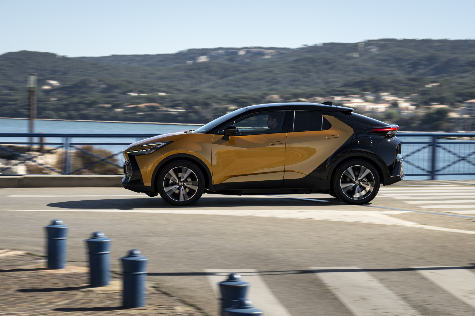 Smart technology for optimum EV range with the new Toyota C-HR Plug-in ...
