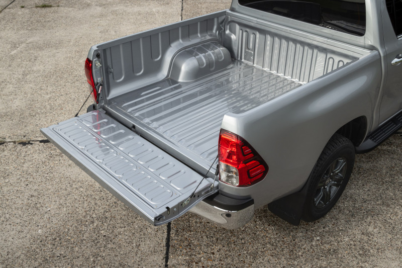 The new Toyota Hilux Hybrid 48V: uncompromised capabilities from the ...