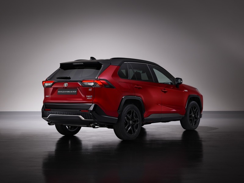 TOYOTA PRESENTA IL NUOVO RAV4 GR SPORT