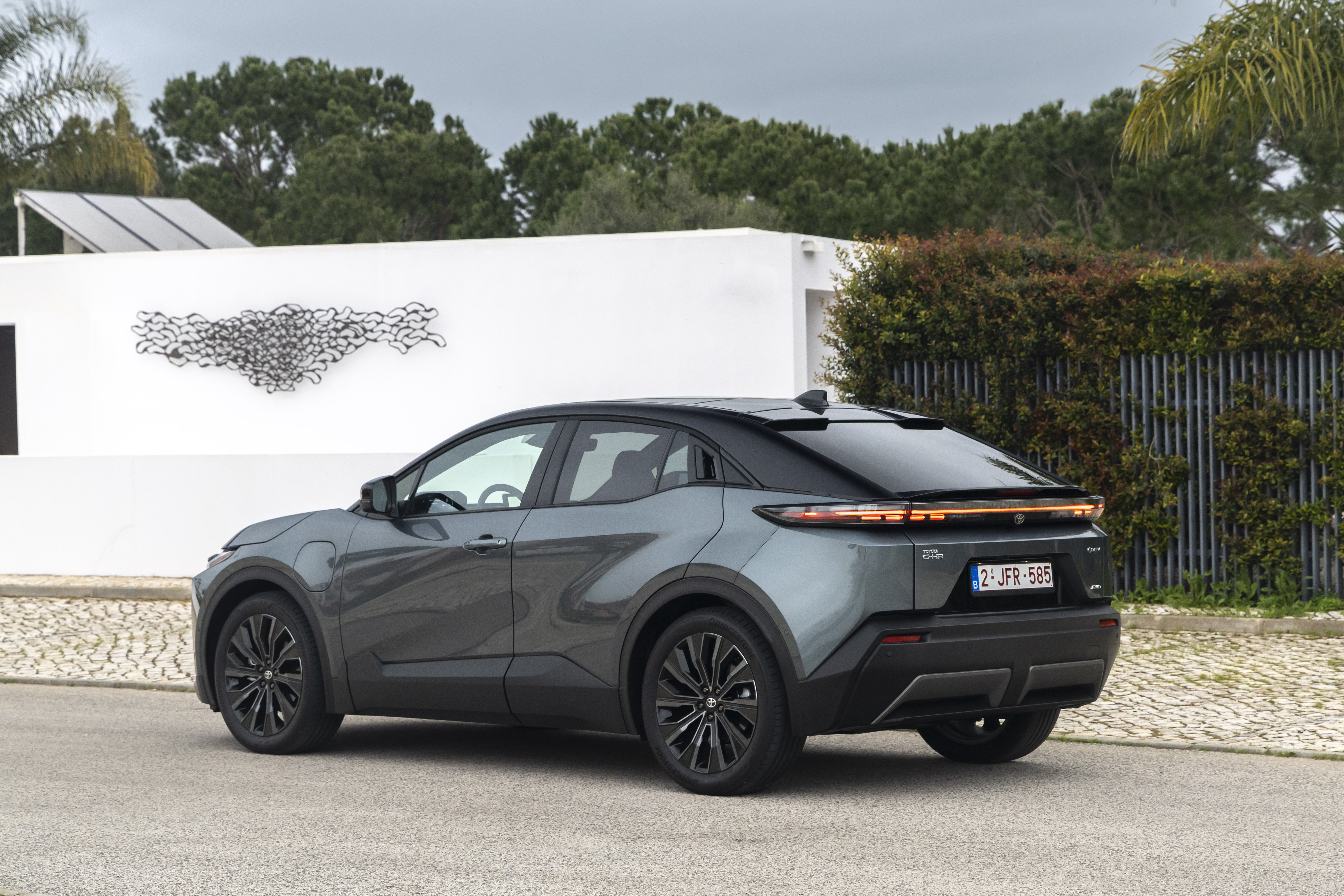 The all-new Toyota C−HR+: stand-out design and superior BEV credentials
