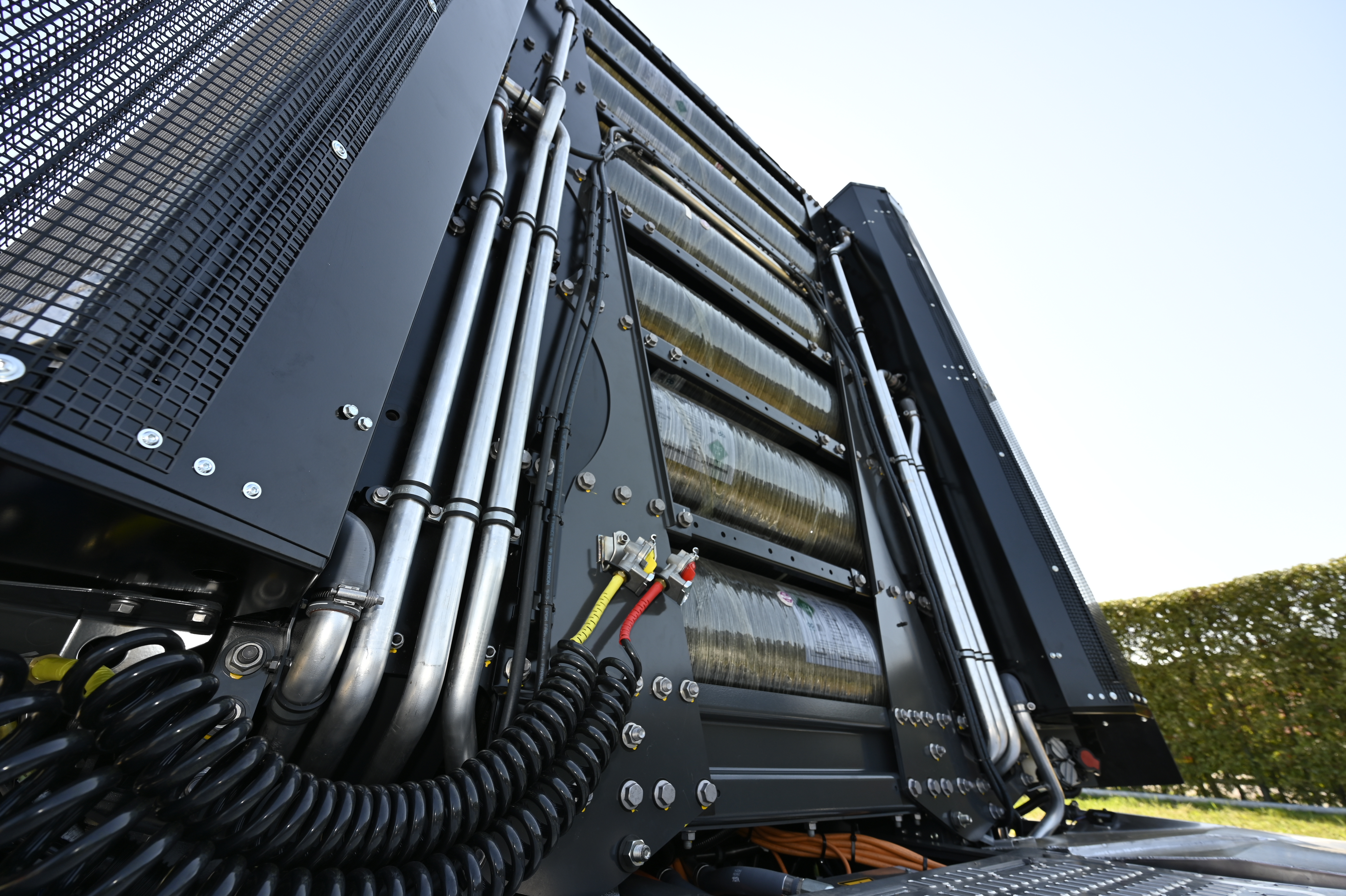 VDL Groep fuel cell truck for Toyota’s European logistics