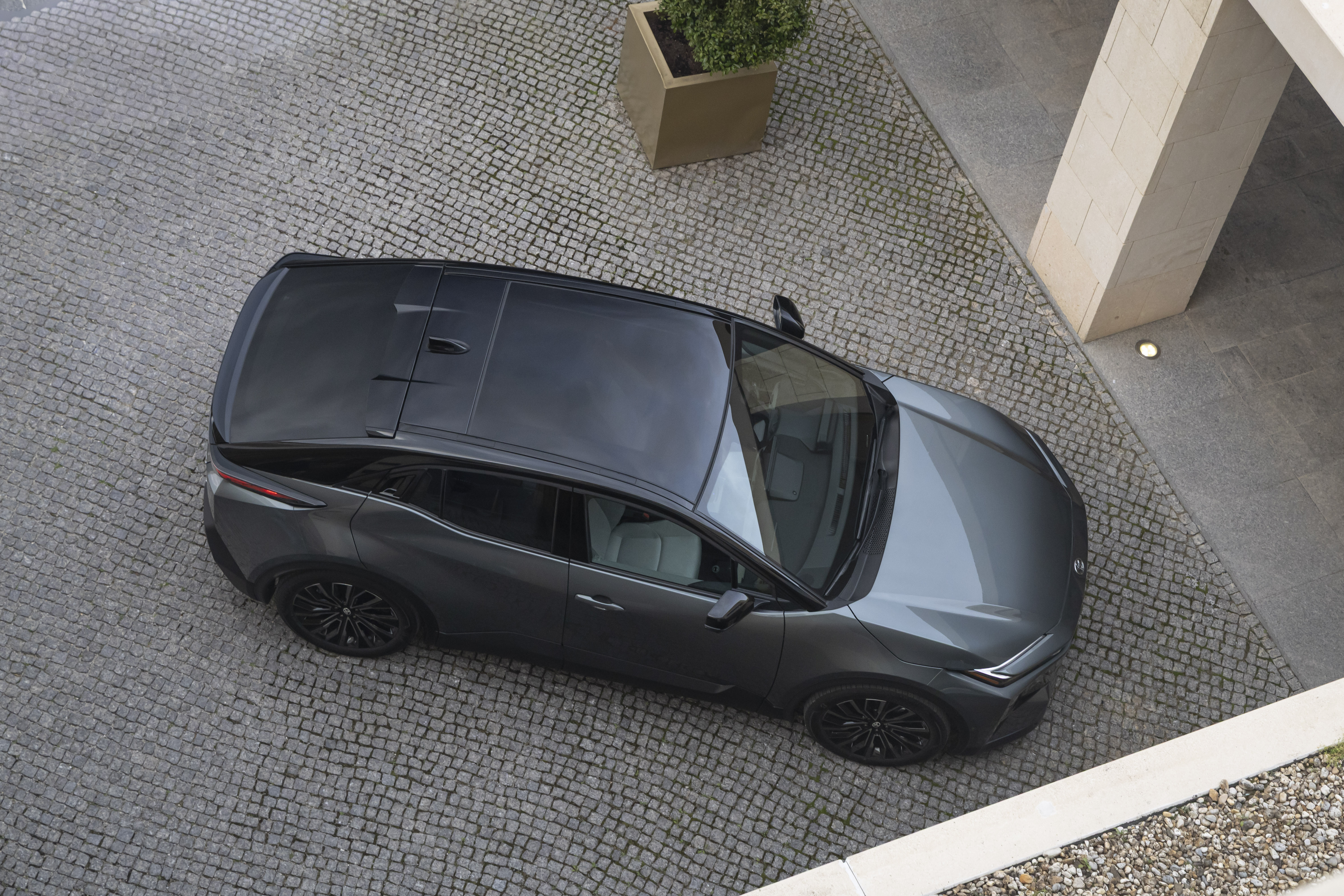 The all-new Toyota C−HR+: stand-out design and superior BEV credentials