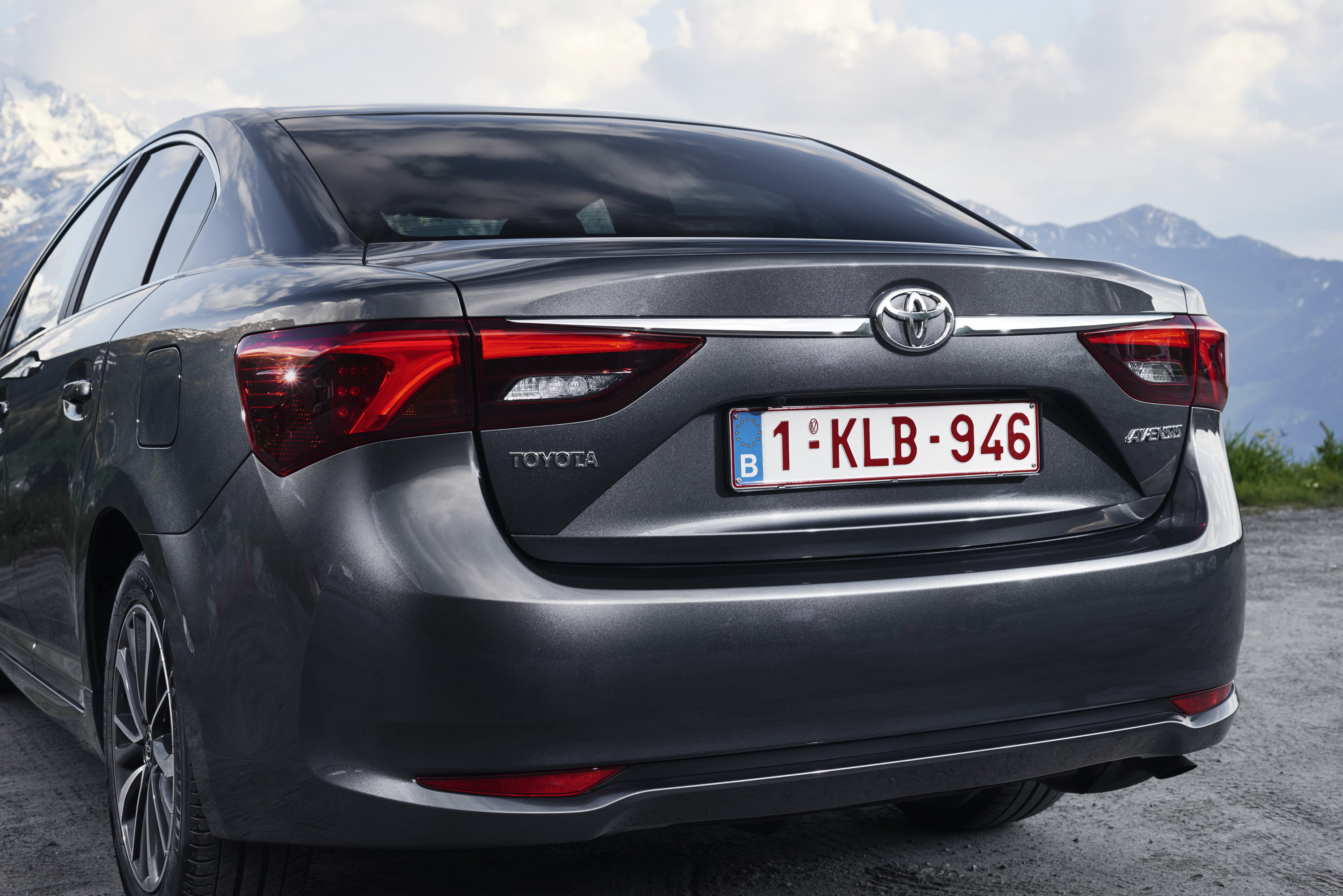 New Avensis: Prestige, comfort and efficiency