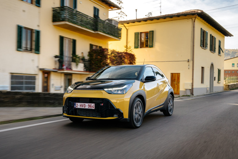Nuova Aygo X Hybrid, stile, tecnologia e tanto divertimento