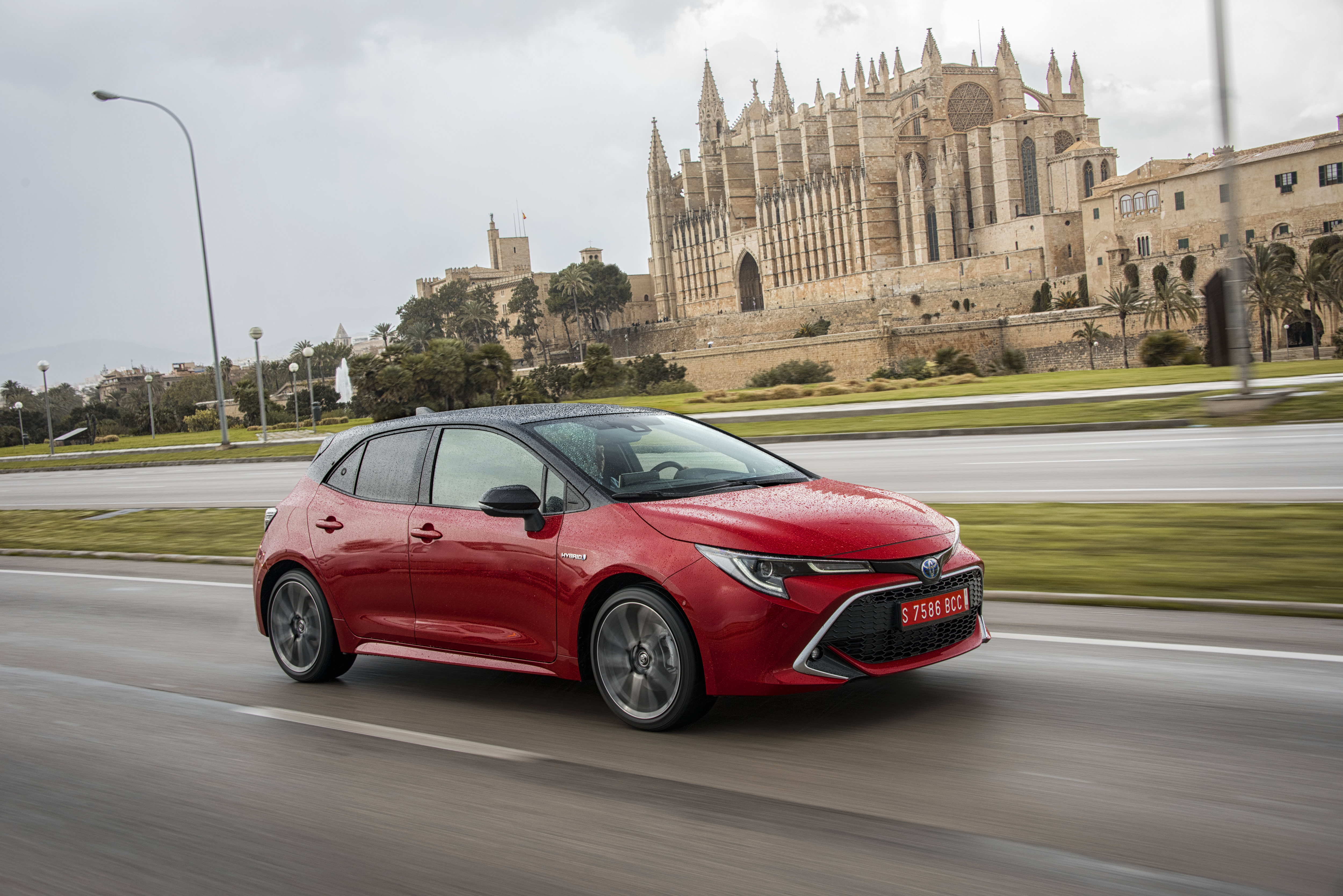TOYOTA TORNA NEL SEGMENTO C CON IL NOME CHE HA FATTO LA STORIA DEL ...