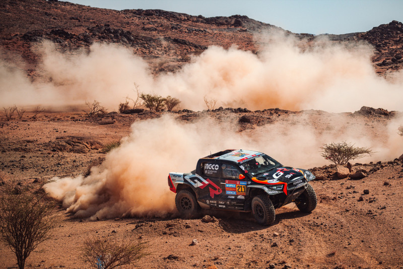 TOYOTA réalise un doublé au Dakar 2025 avec la victoire d'Al Rajhi et ...