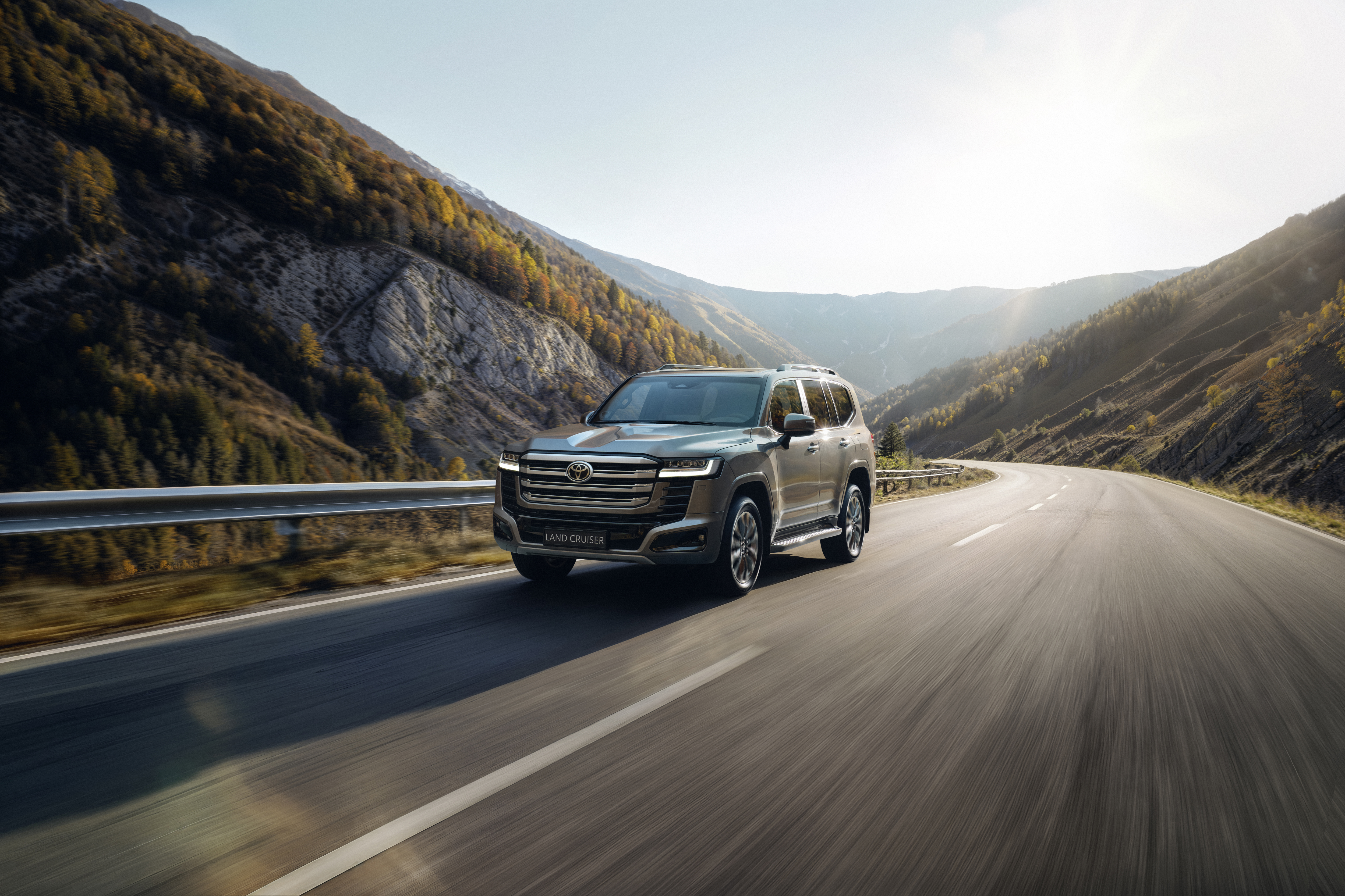 Toyota Land Cruiser 300 Performance Hybrid: Power without compromises
