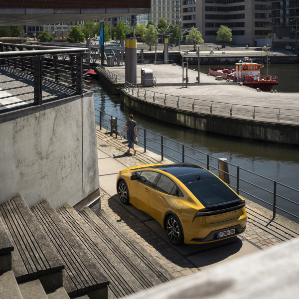 Nouvelle Toyota Prius hybride rechargeable