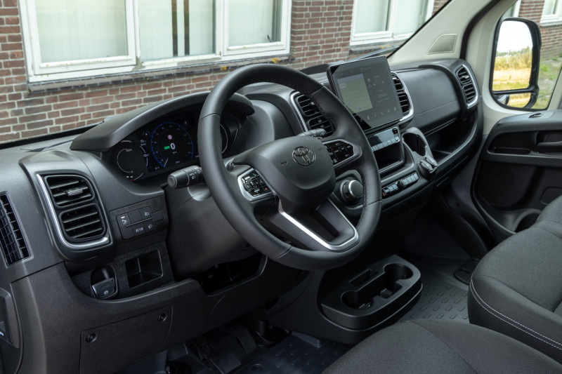 THE ALL-NEW TOYOTA PROACE MAX DELIVERS GREAT CHOICE AND VERSATILITY