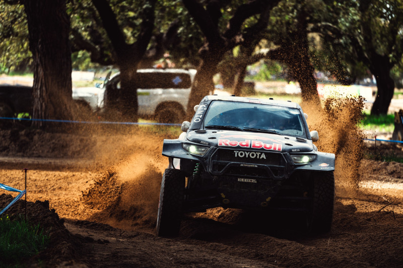 Victory on final stage of Rally-Raid Portugal for Lucas and Armand