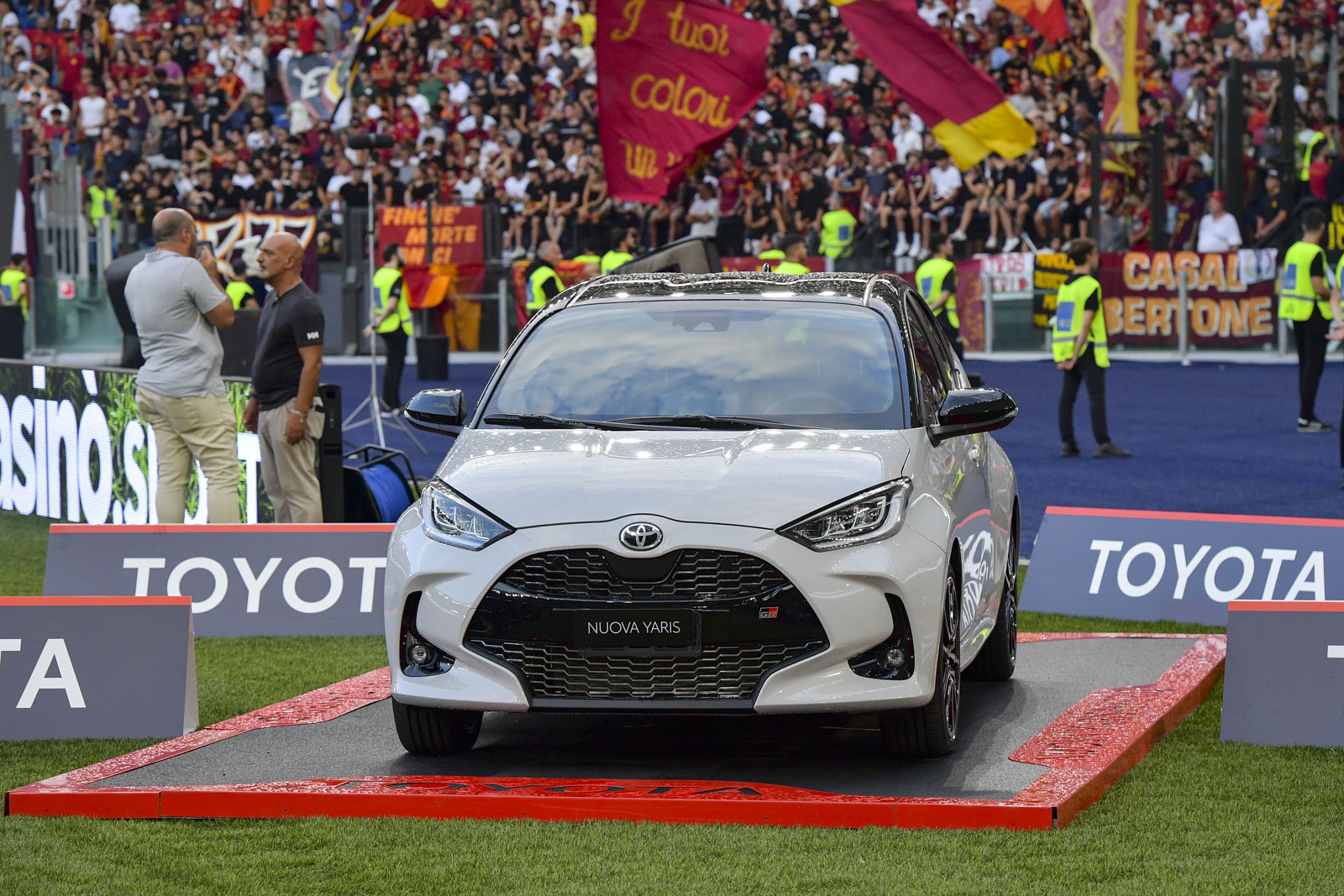 UNA TOYOTA YARIS HYBRID GR SPORT PER LA VINCITRICE DEL CONCORSO ‘OGNI ...