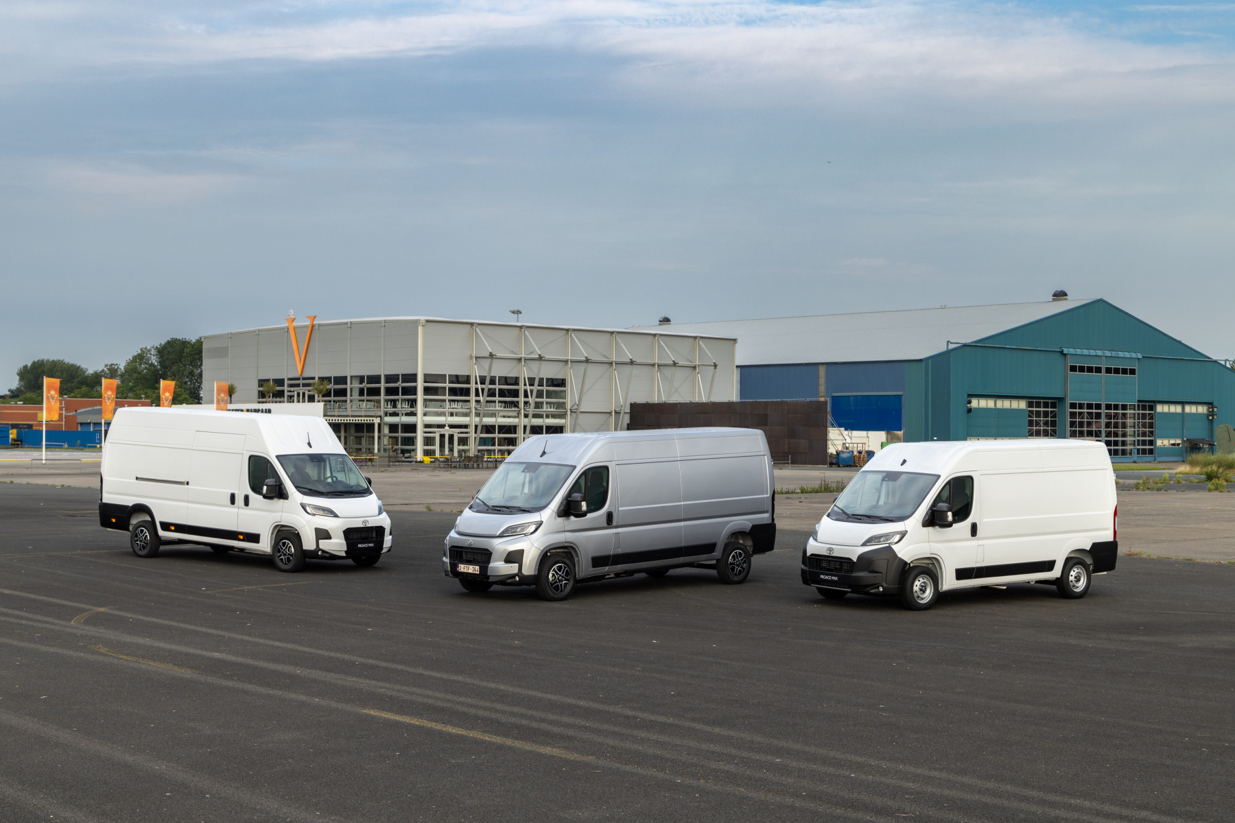 THE ALL-NEW TOYOTA PROACE MAX DELIVERS GREAT CHOICE AND VERSATILITY