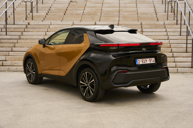 Toyota C-HR Plug-in Hybrid 220: A concept car for the road, with a dual DNA