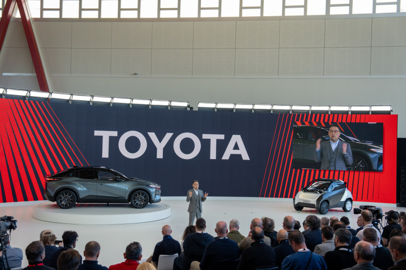 Toyota rafforza il suo approccio multi-tecnologico e il suo impegno per ...
