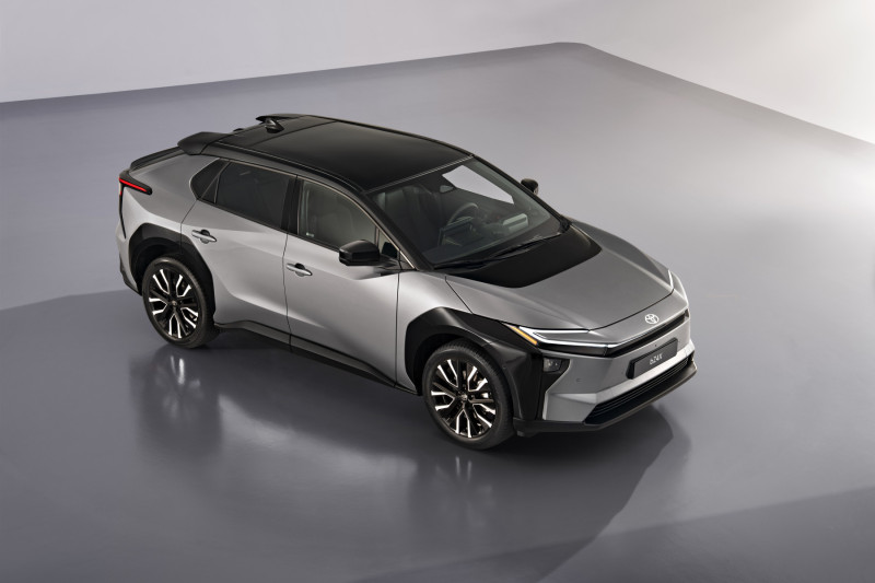 Toyota annonce le nouveau bZ4X 100 % électrique : charge plus rapide, puissance et autonomie ...