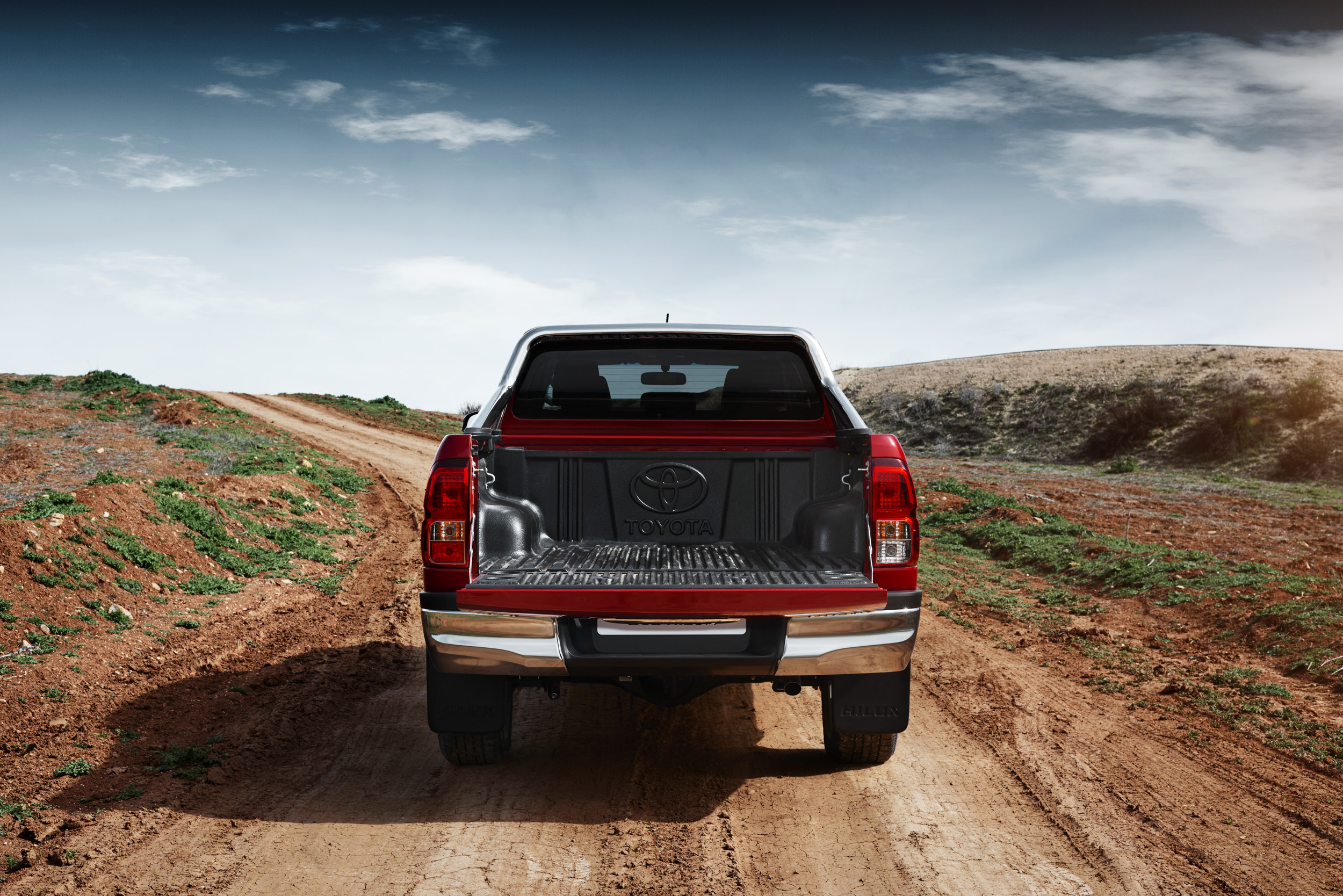 A NEW ERA FOR THE PICK-UP, BUT EVERY INCH A HILUX