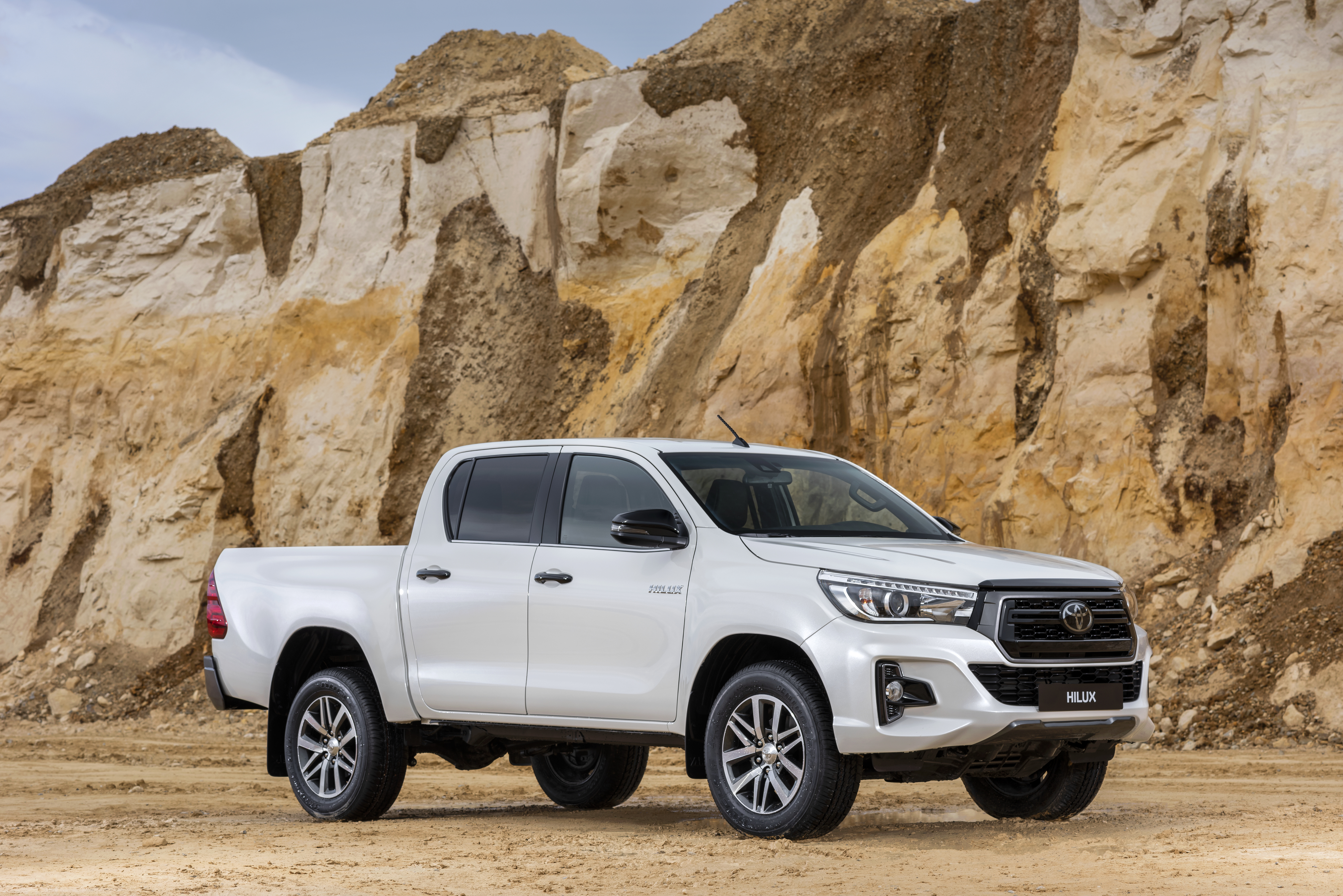New Hilux 2019 Special Edition to be revealed at the Commercial Vehicle ...