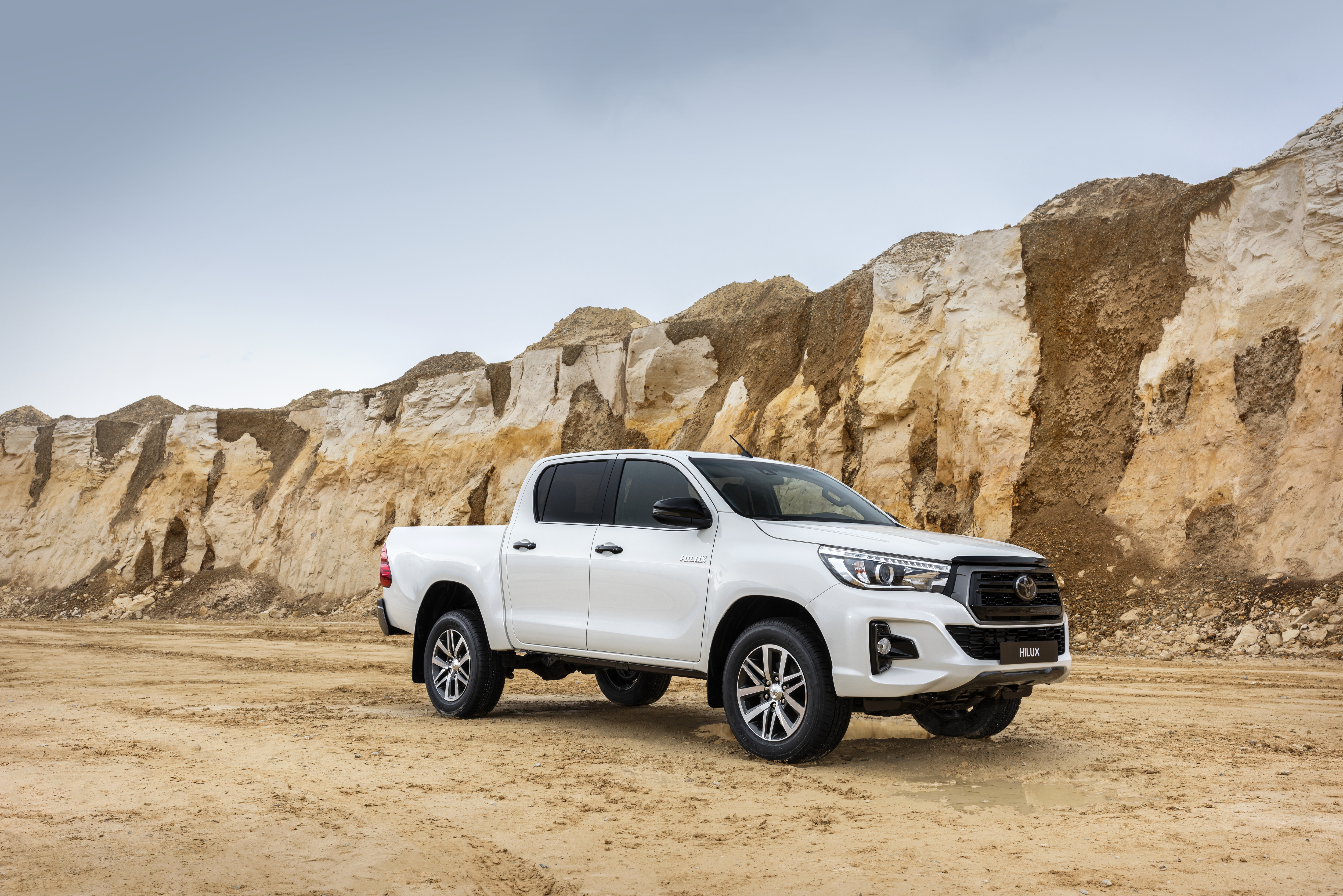 New Hilux 2019 Special Edition to be revealed at the Commercial Vehicle ...