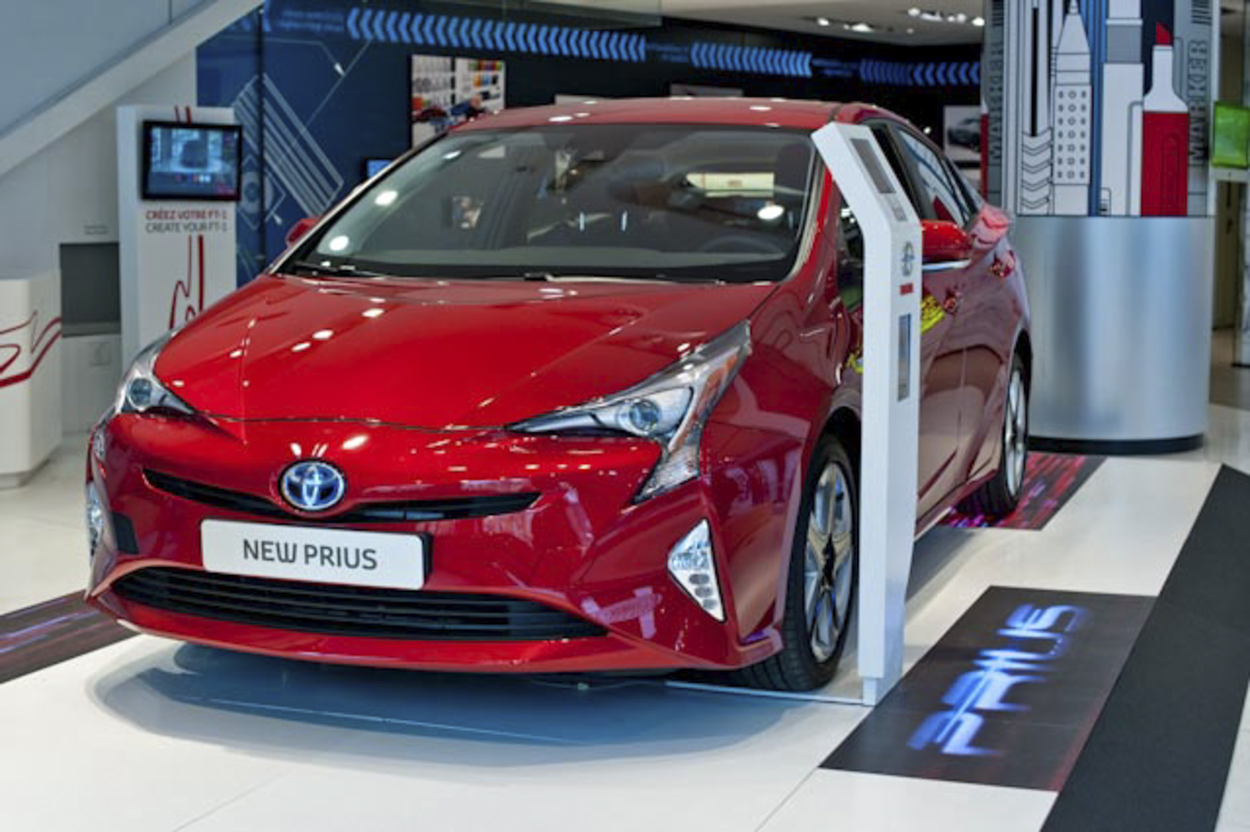 Le Rendez-Vous Toyota Showroom in Paris celebrates “Toyota Creative Design”