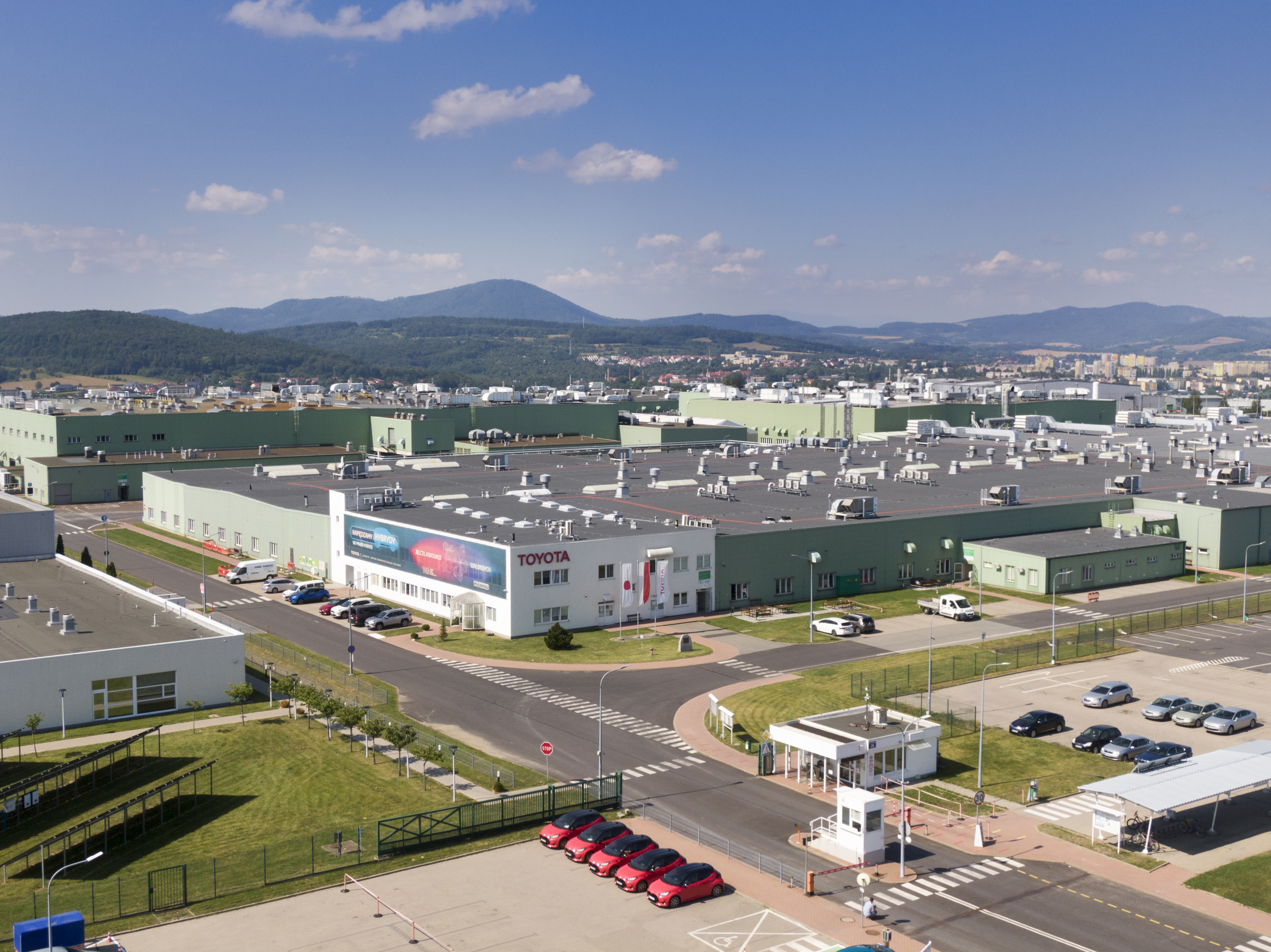 Toyota starts production of 5th generation hybrid powertrain in Europe
