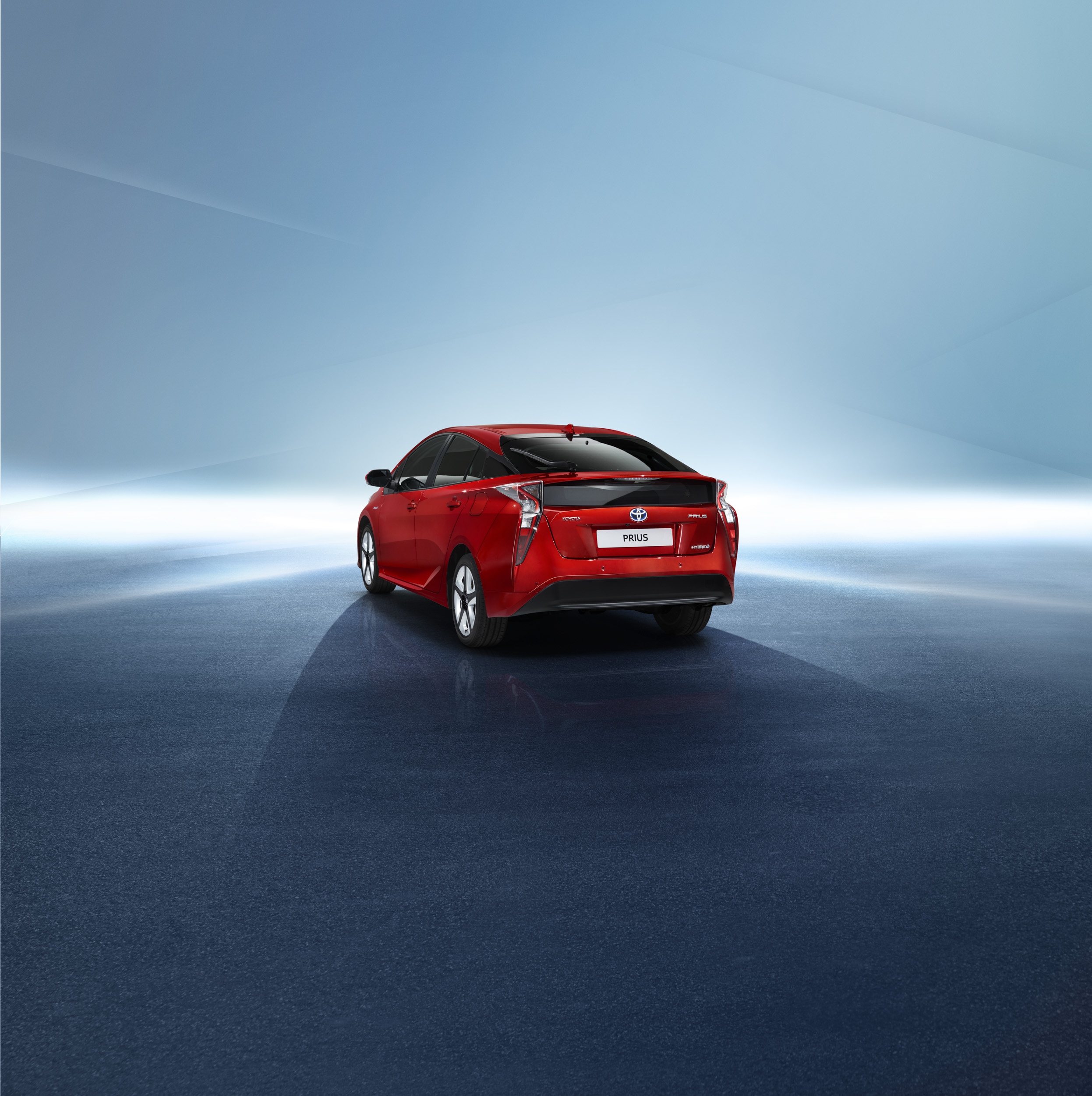 LA TOYOTA PRIUS DE 4ème GÉNÉRATION INAUGURE DES TECHNOLOGIES ULTRAMODERNES