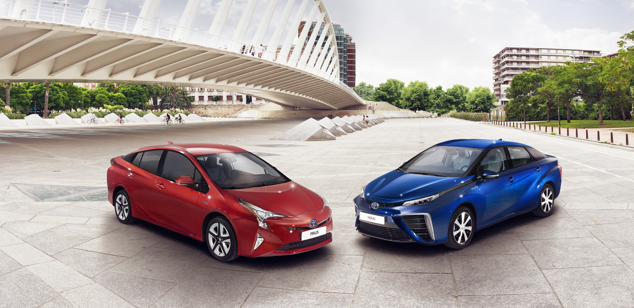 LA TOYOTA PRIUS DE 4ème GÉNÉRATION INAUGURE DES TECHNOLOGIES ULTRAMODERNES