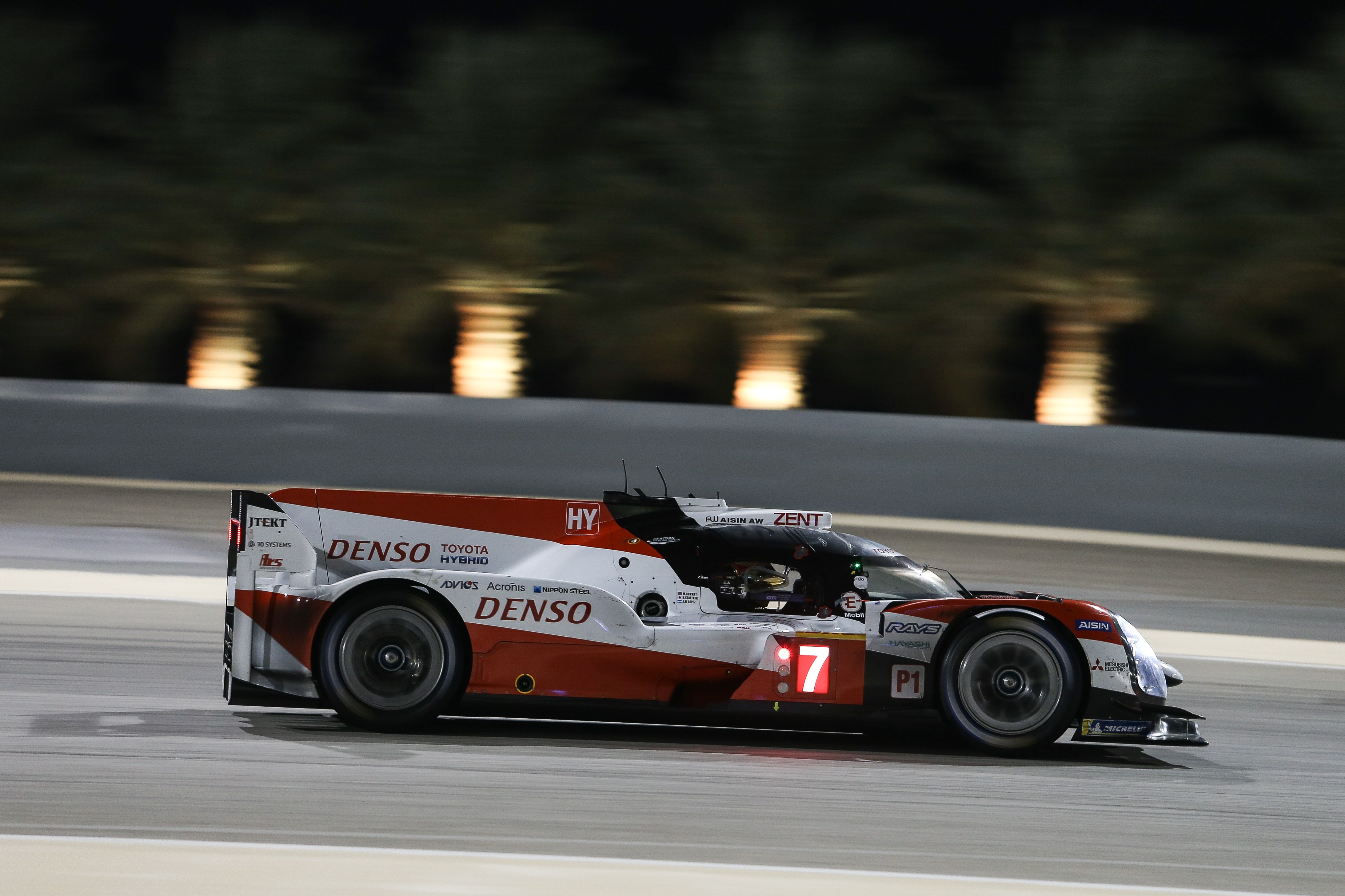 TOYOTA CAMPIONE DEL MONDIALE WEC CON LA DOPPIETTA ALLA 8 ORE DEL BAHRAIN