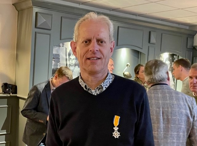 Docent Anton van Opstal koninklijk onderscheiden