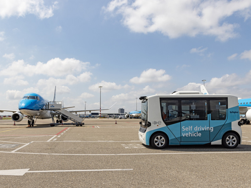 Schiphol and KLM test self-driving shuttle service for flight crew