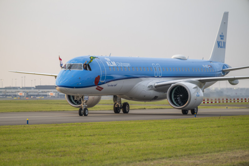 KLM Cityhopper Welcomes 25th Embraer 195-E2
