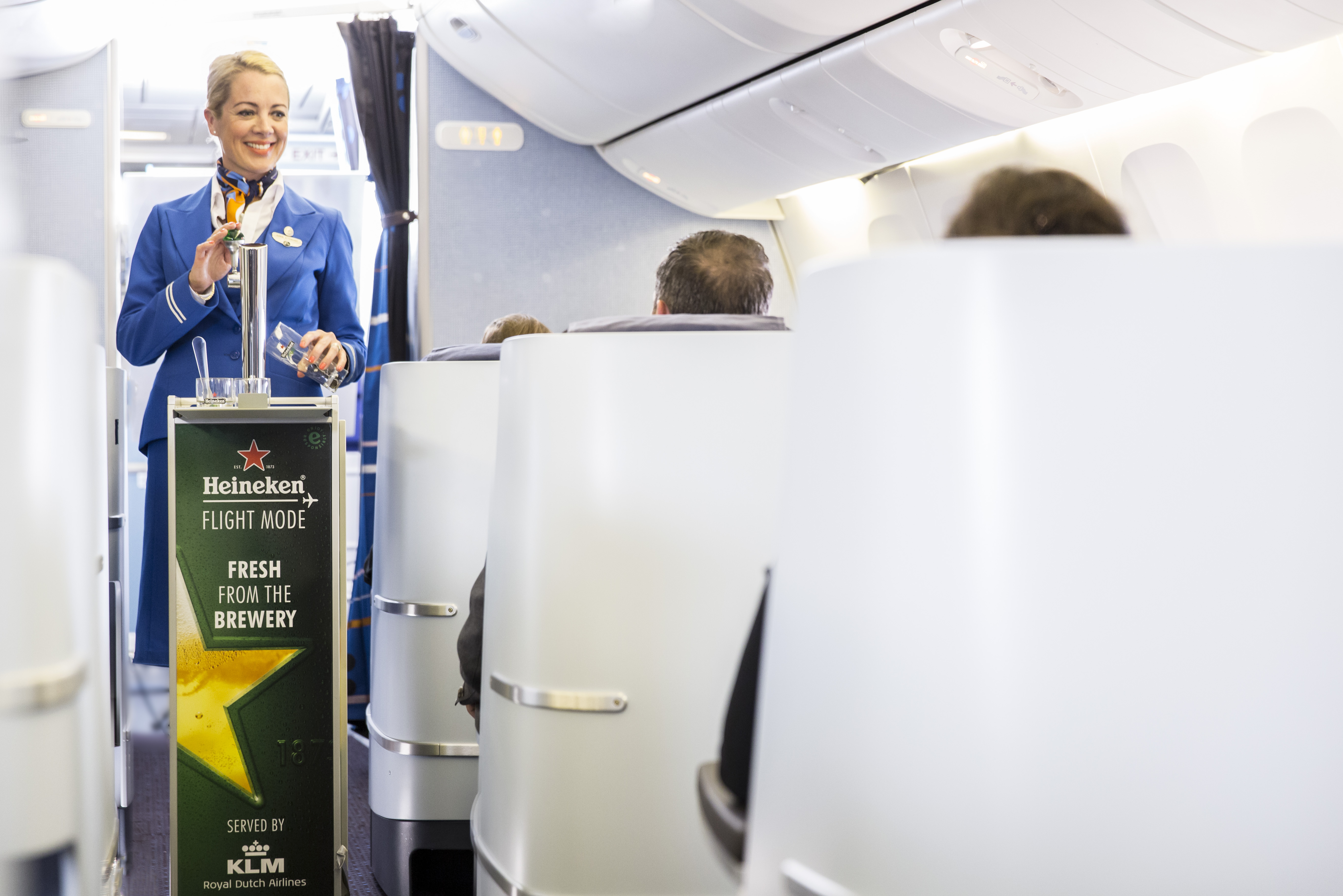 KLM pours first draught Heineken beer on flight to Curaçao