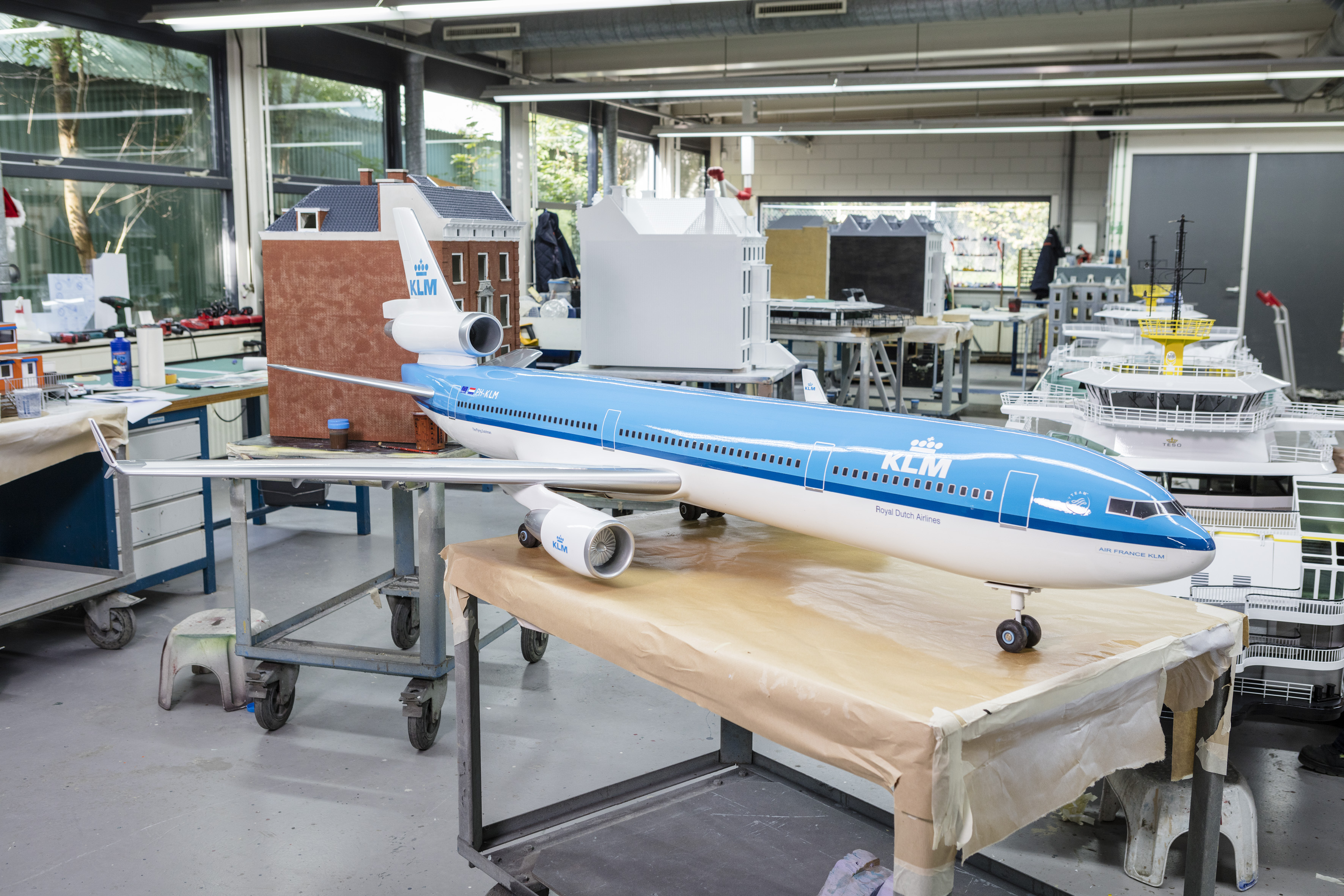 Unique KLM aircraft from Madurodam auctioned for the Red Cross