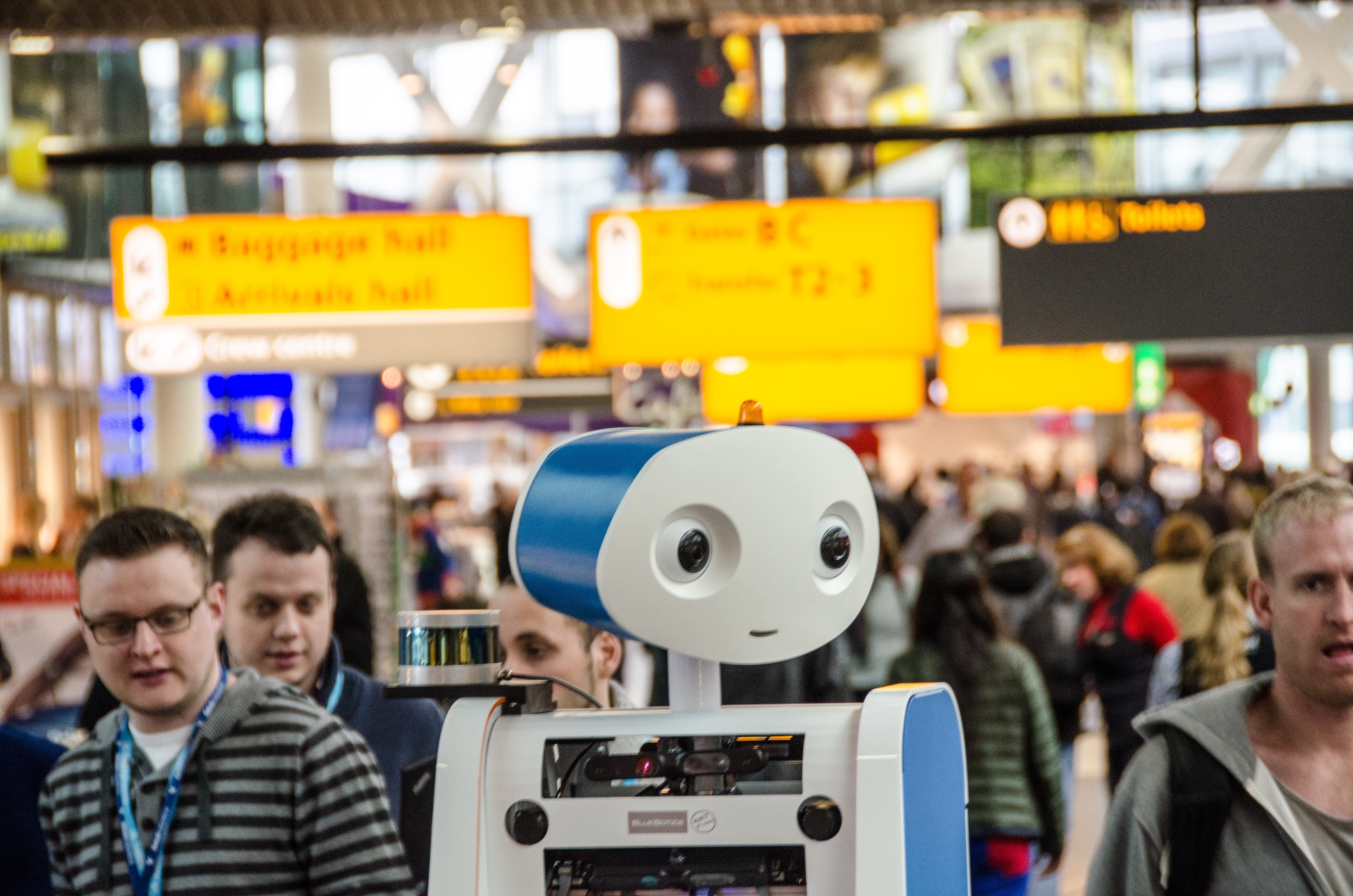 Spencer robot completed tests guiding KLM passengers at Schiphol