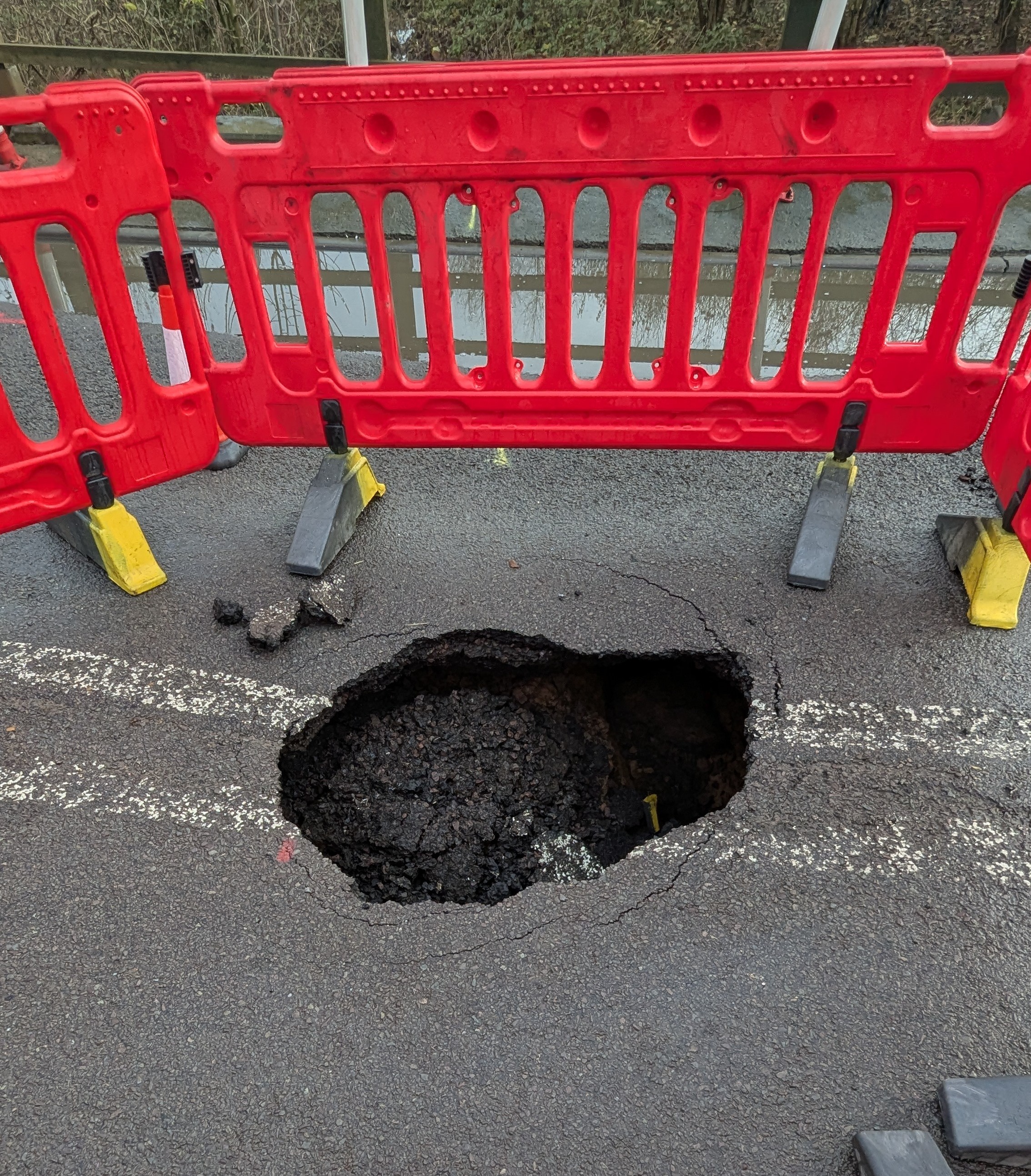 A361 reopens after emergency repairs completed on sinkhole near Wardington