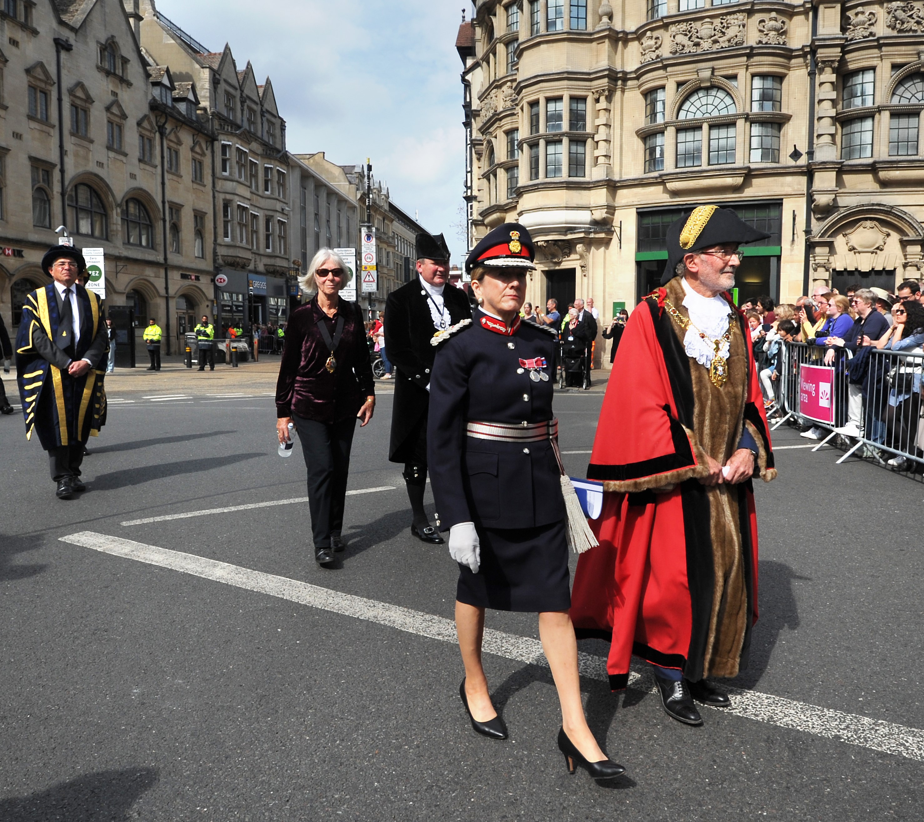 Proclamation ceremony for the new monarch takes place in Oxford ...