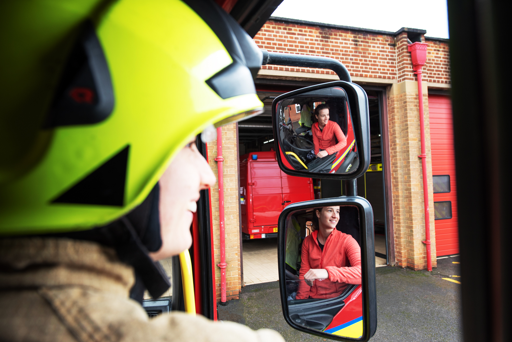 Oxfordshire firefighters are mirror images in new diversity recruitment ...
