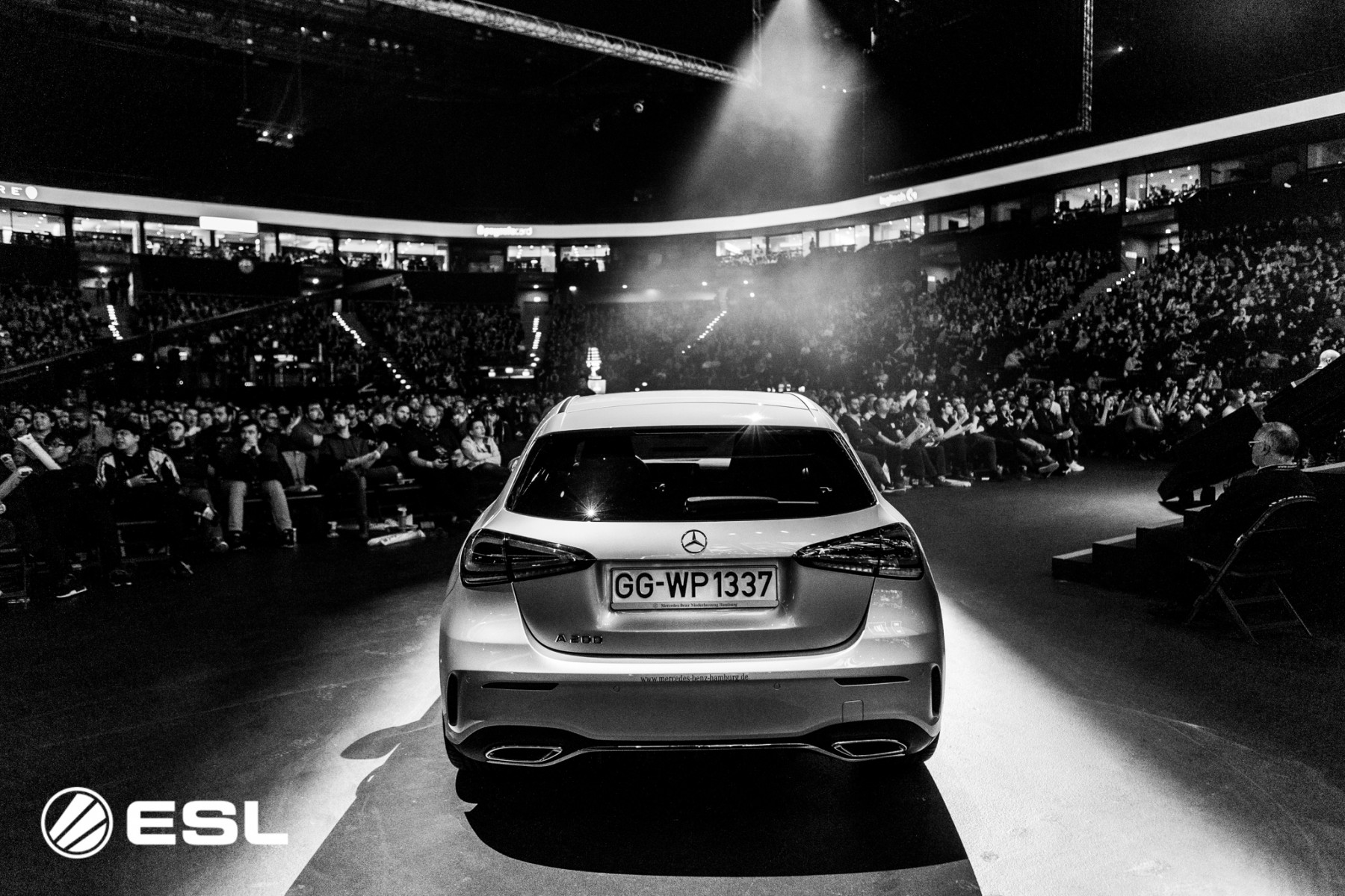 Mercedes-Benz s’associe à ESL BeNeLux pour le championnat ESL Dutch ...